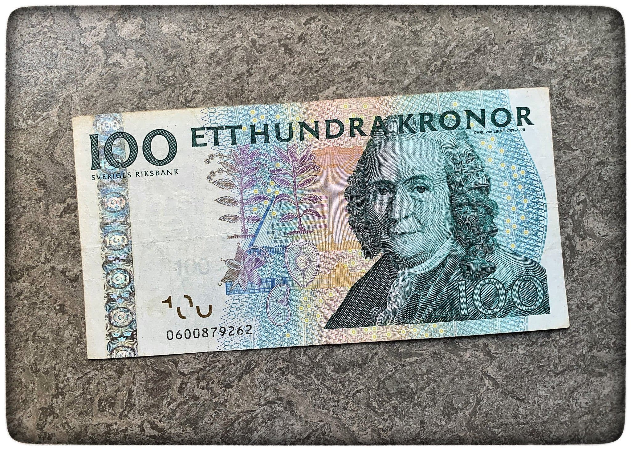 100 kr sedel Svensk Hundrakronorssedel Carl von.. | Köp på Tradera ...