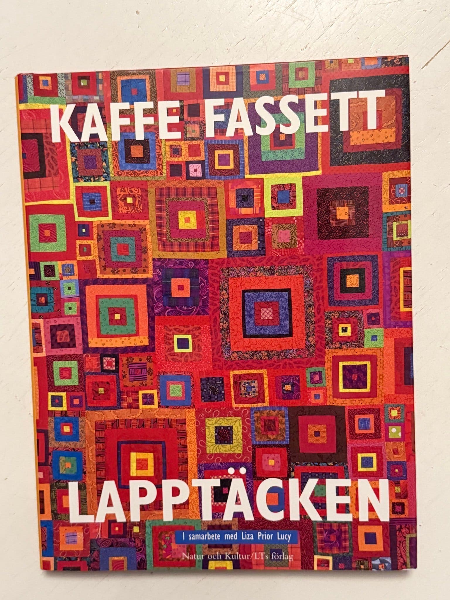 Se produkter som liknar Kaffe Fassett Lapptäcken, Kaf.. på Tradera ...