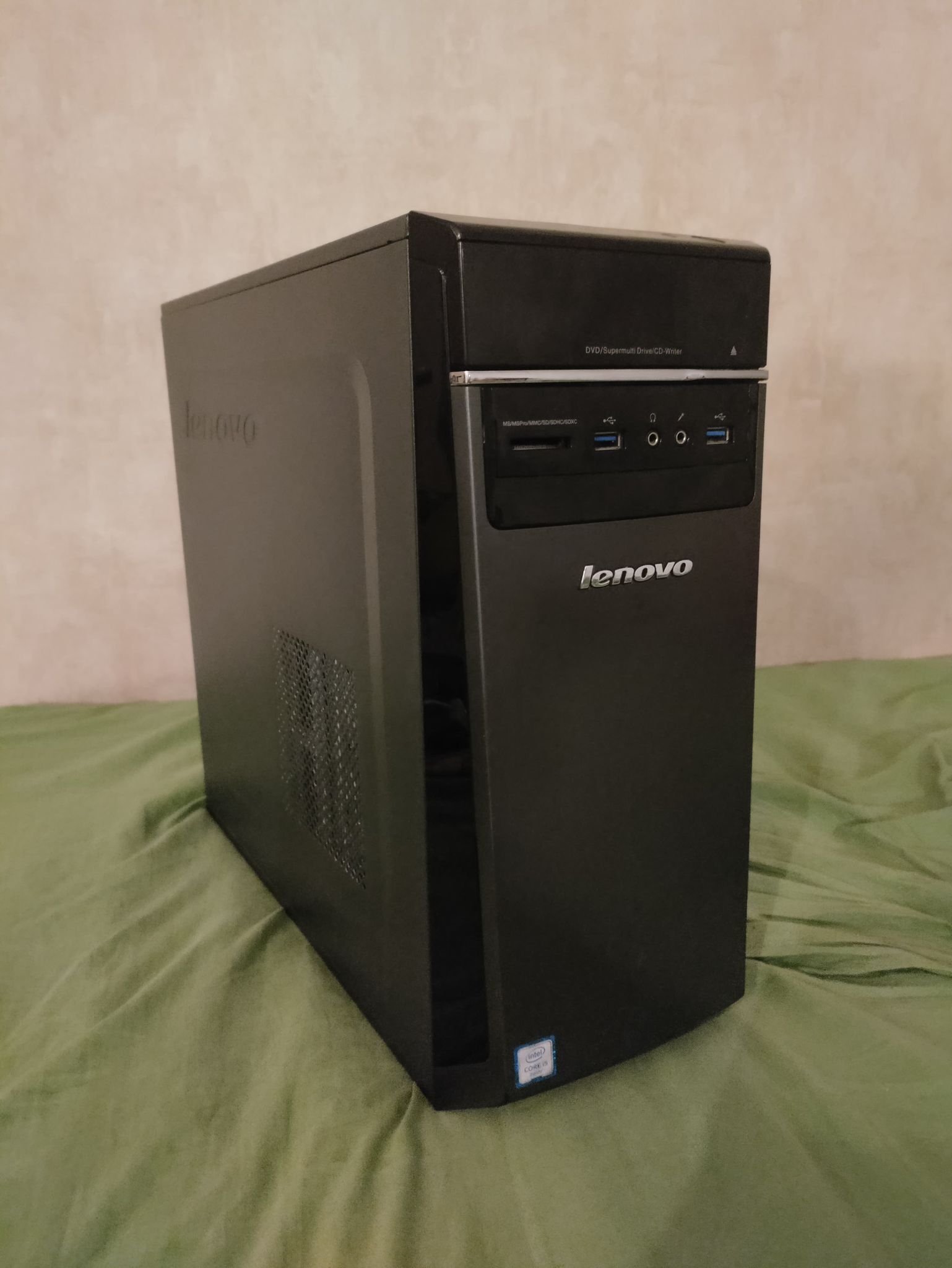 Lenovo Stationär dator I5-6400 2,70-2.71Ghz 8GB ram, GTX750 TI, SSD, DDR4