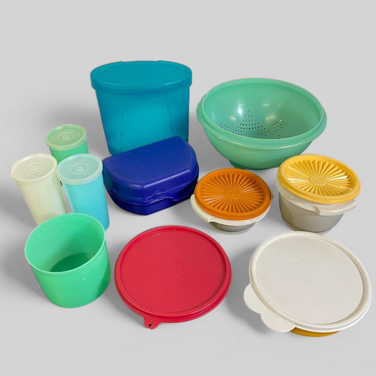 Se produkter som liknar Tupperware 11-delar Burk Sil .. på Tradera ...