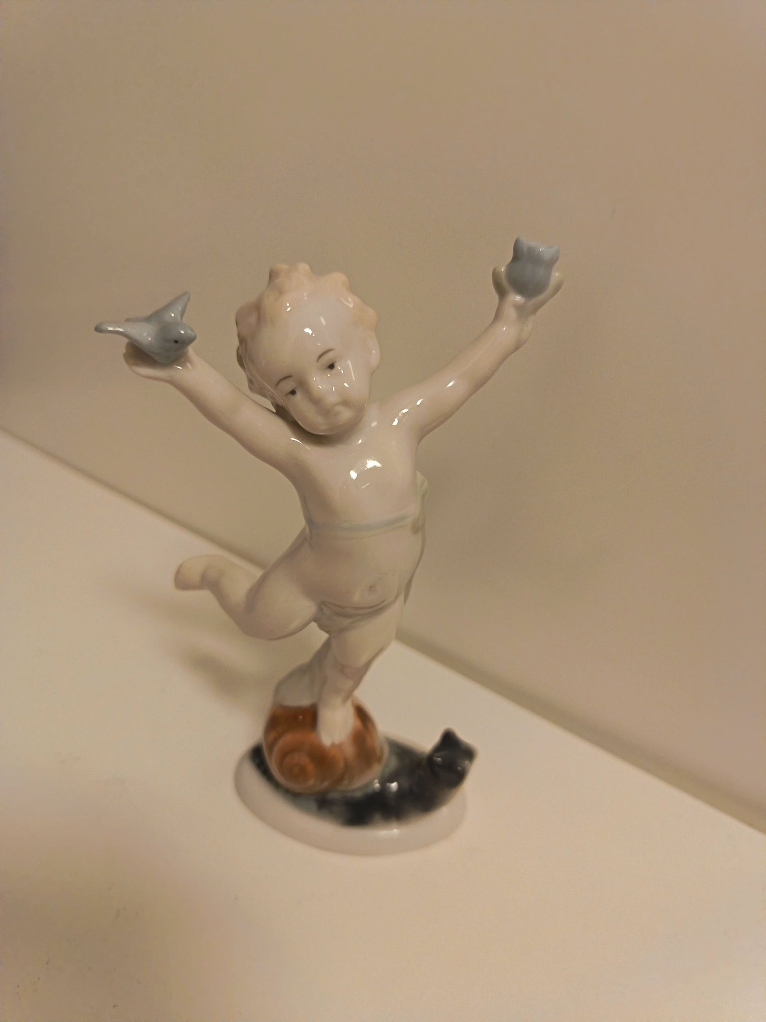 Se produkter som liknar Metzler Ortloff Porslin Figur.. på Tradera ...