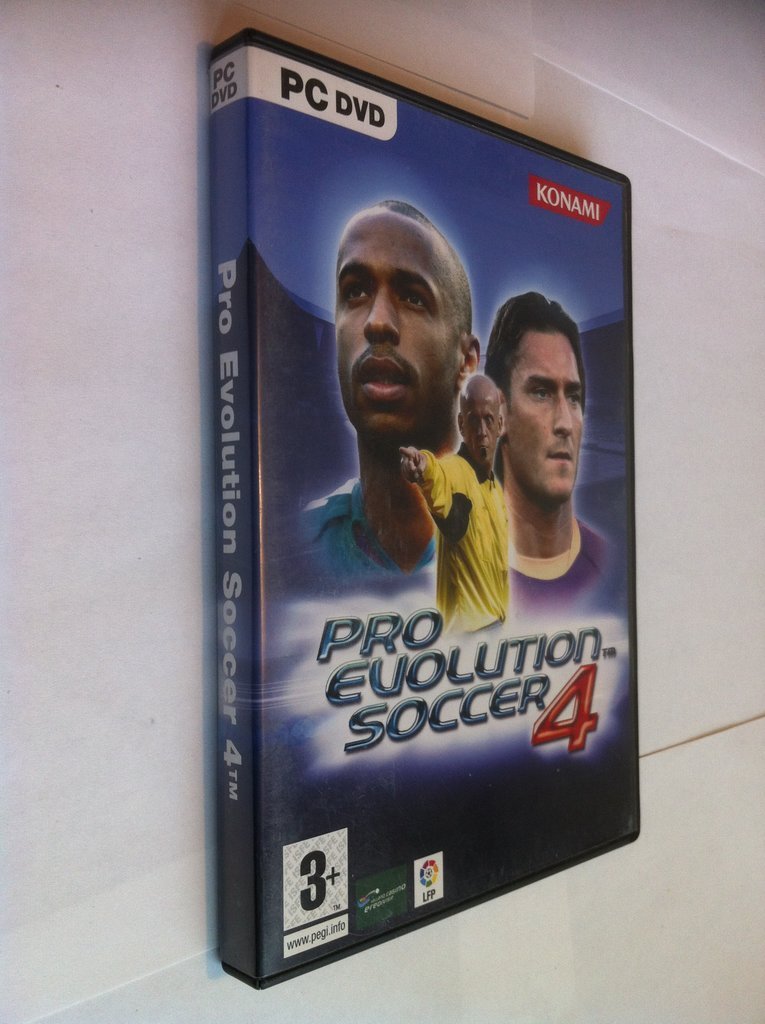 PC: Pro Evolution Soccer 4/IV (PES 2004) | Köp på Tradera (282832757)