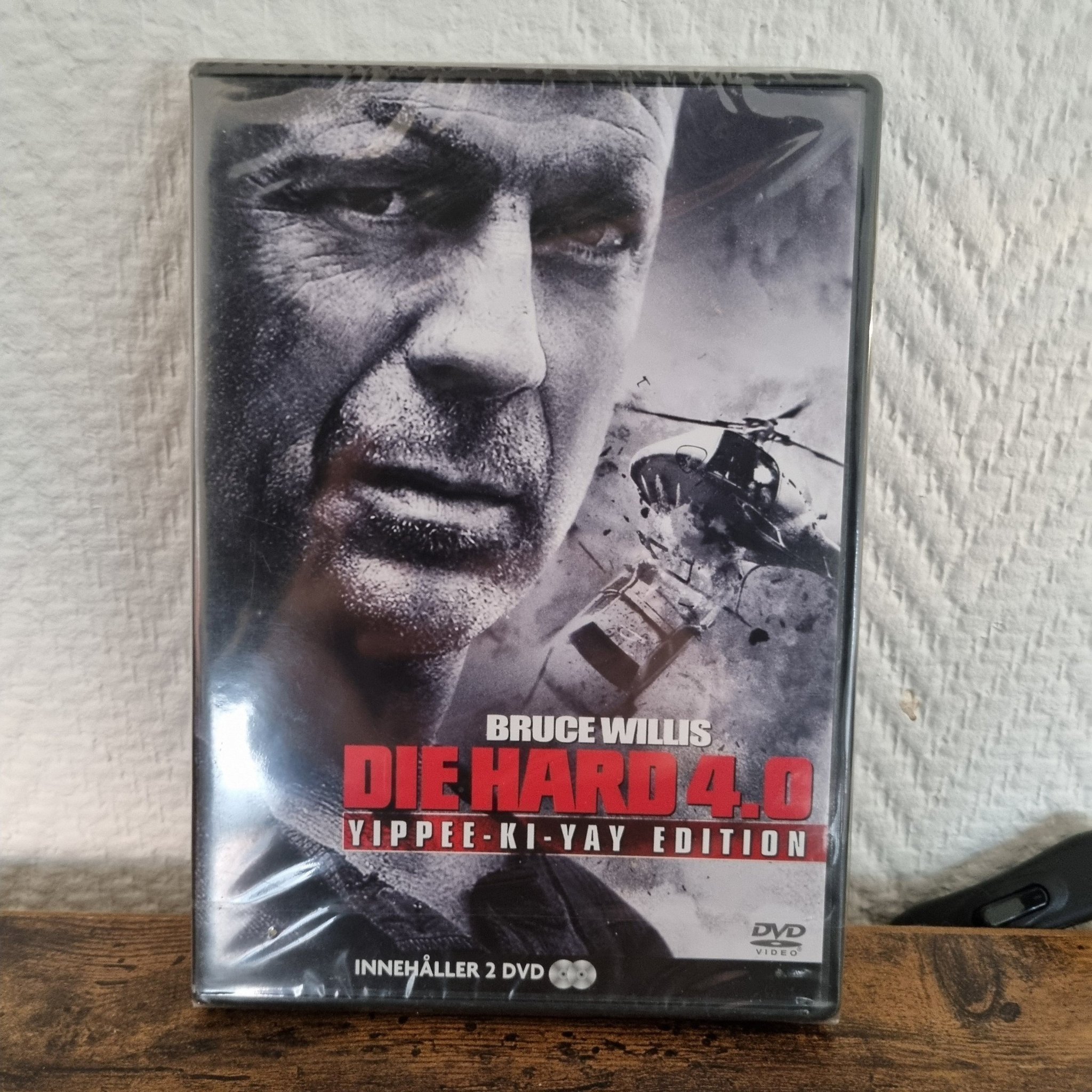 Se produkter som liknar Die Hard 4.0 - Yippee-Ki-Yay .. på Tradera ...