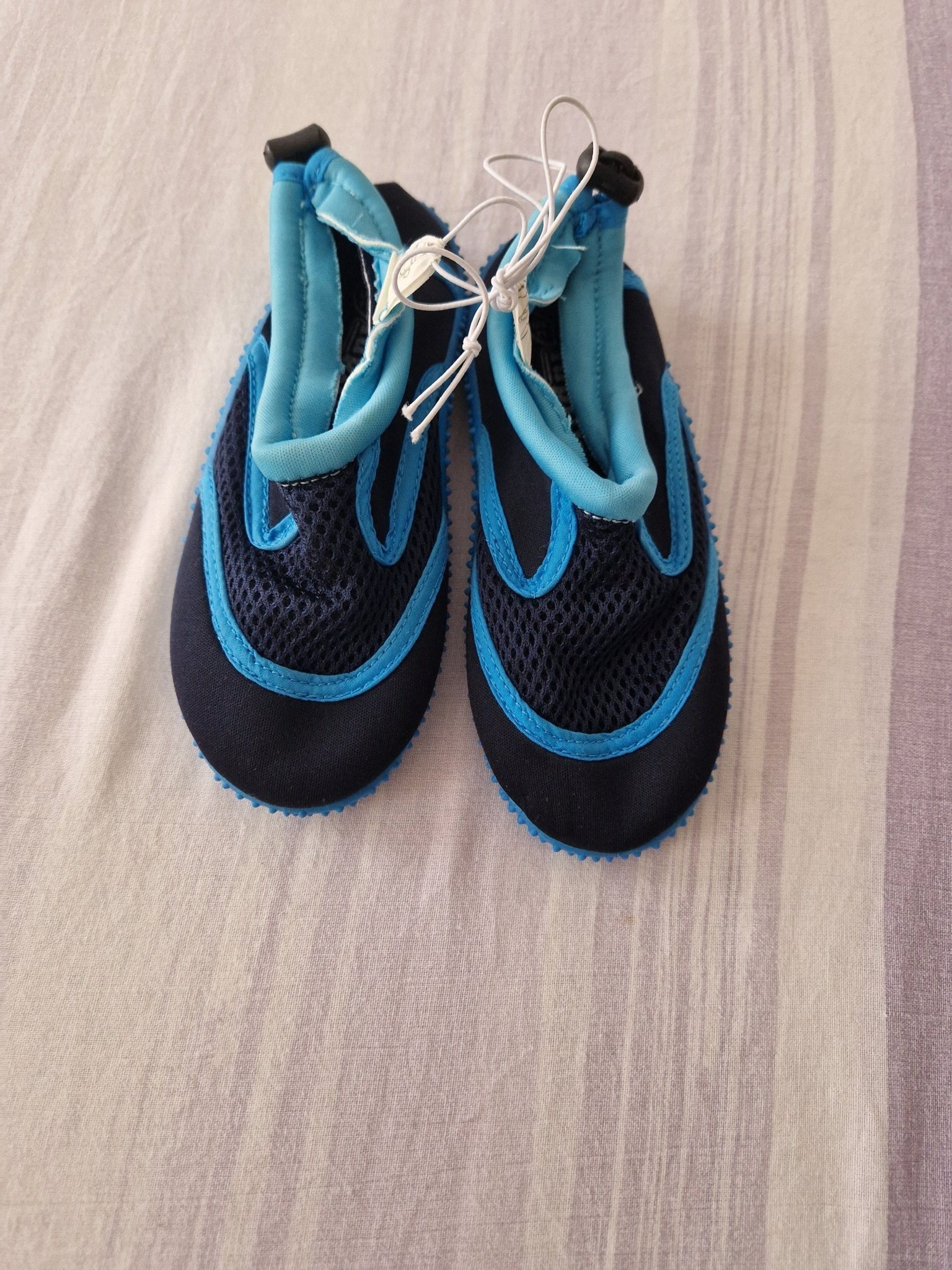 Vattenskor Blå Storlek 28 | Köp på Tradera (702172924)