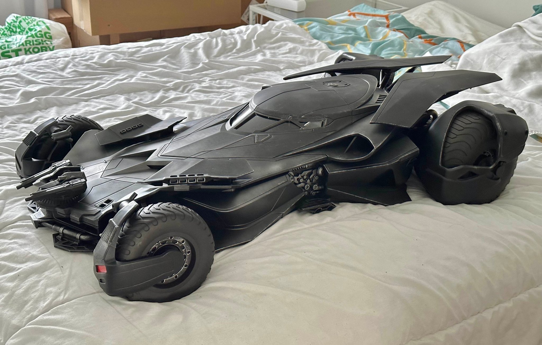 Jazzinc Dioramas BvS Batmobile 1:6 - Nyskick | Köp på Tradera (594177725)