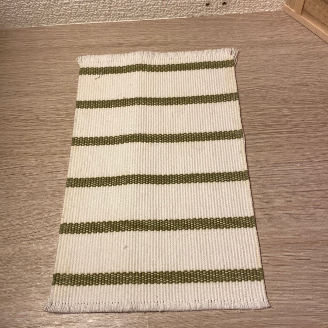 Randig, Vit- och grön matta i bomull, passar br.. | Köp på Tradera ...