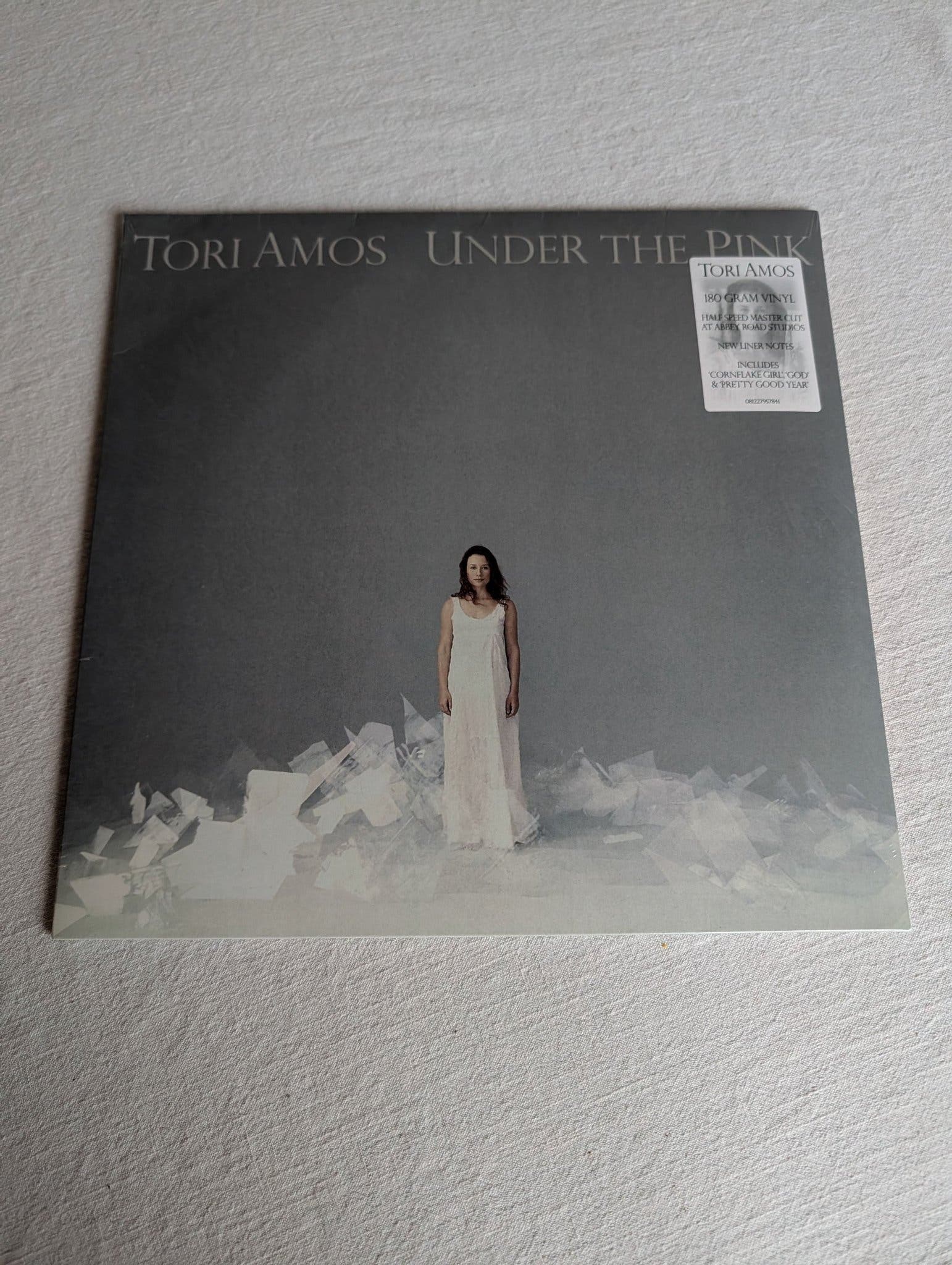 Se produkter som liknar Tori Amos - Under the Pink - .. på Tradera ...