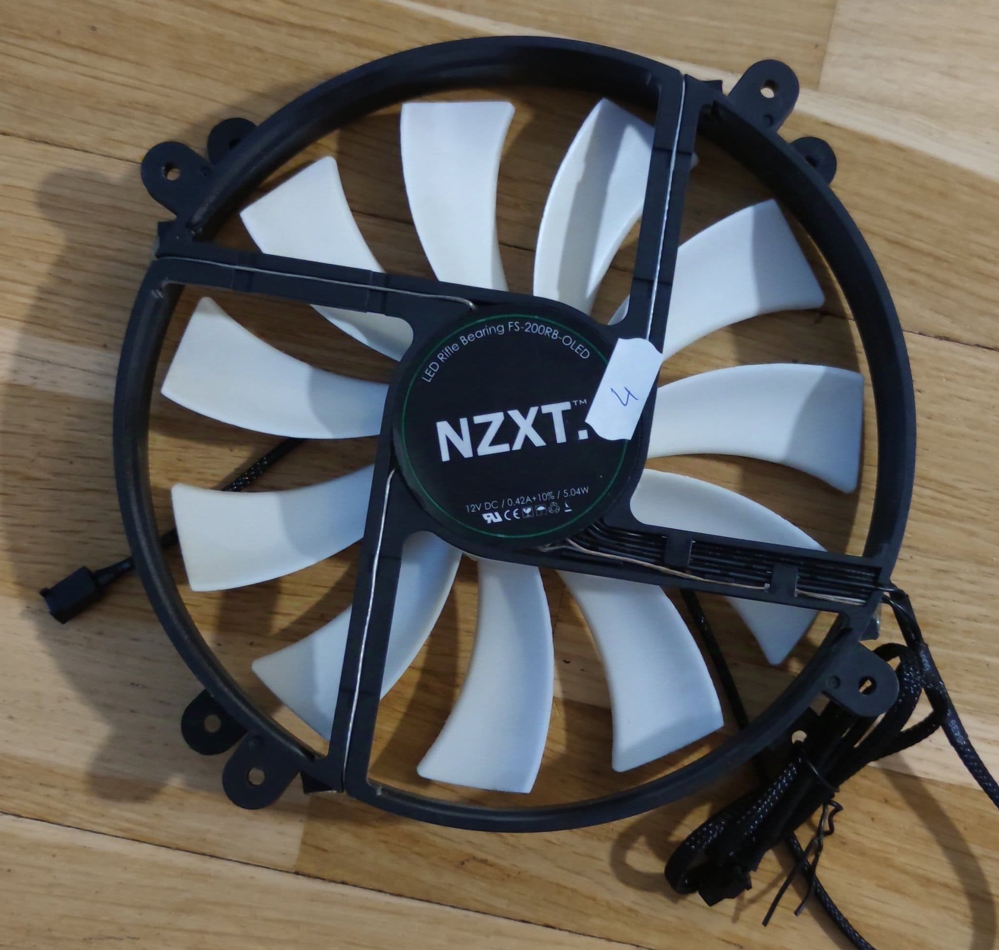 NZXT FS-200RB-OLED 200mm fläkt | Köp på Tradera (707819999)
