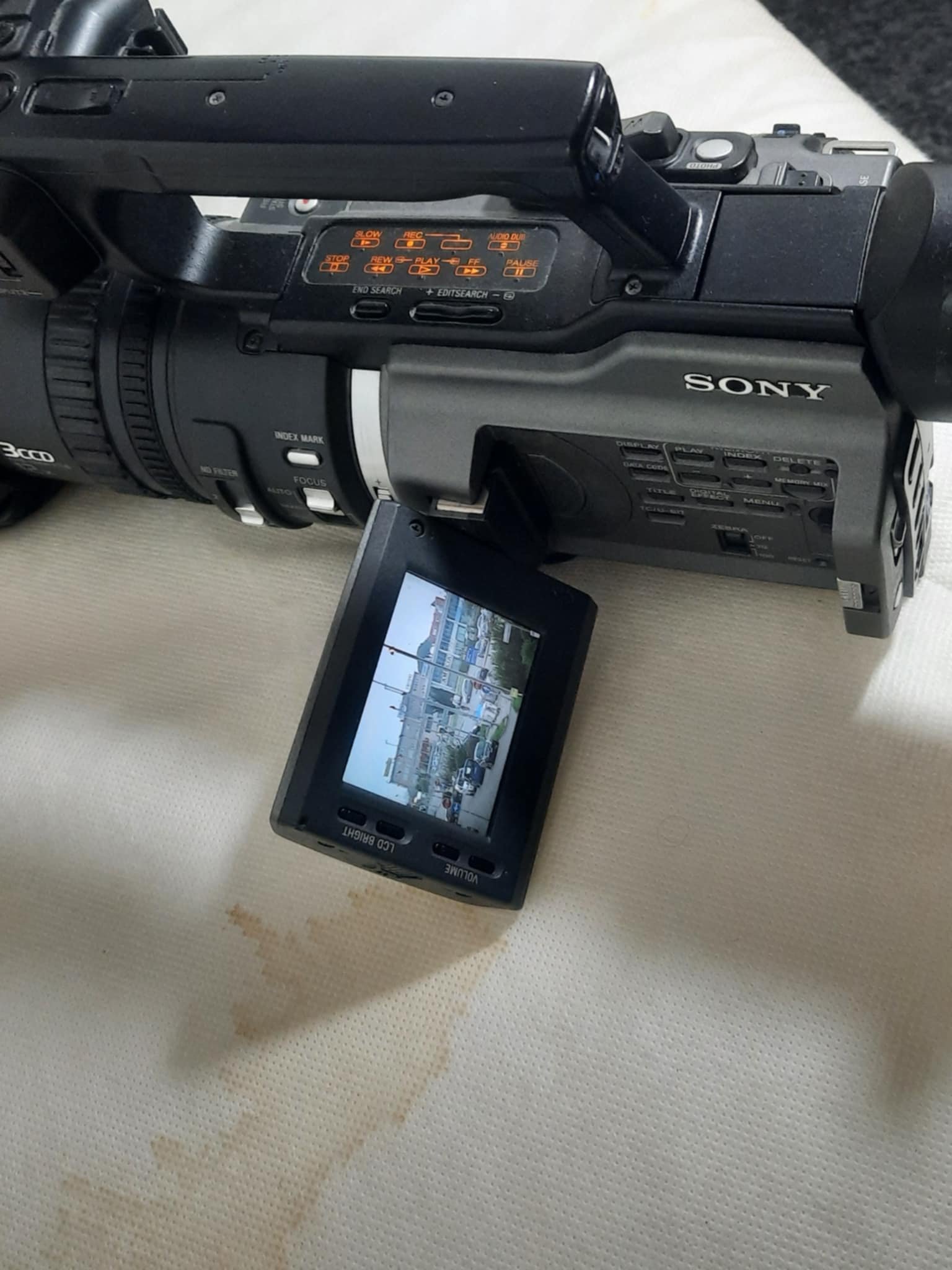 Se produkter som liknar SONY DSR-PD170P 12x Camcorder.. på Tradera ...