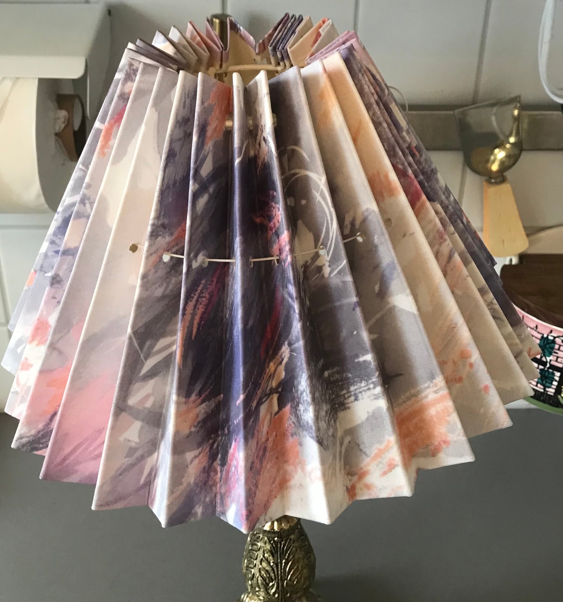 Se produkter som liknar Lampskärm till bordslampa ell.. på Tradera ... Se produkter som liknar Lampskärm till bordslampa ell.. på Tradera ...