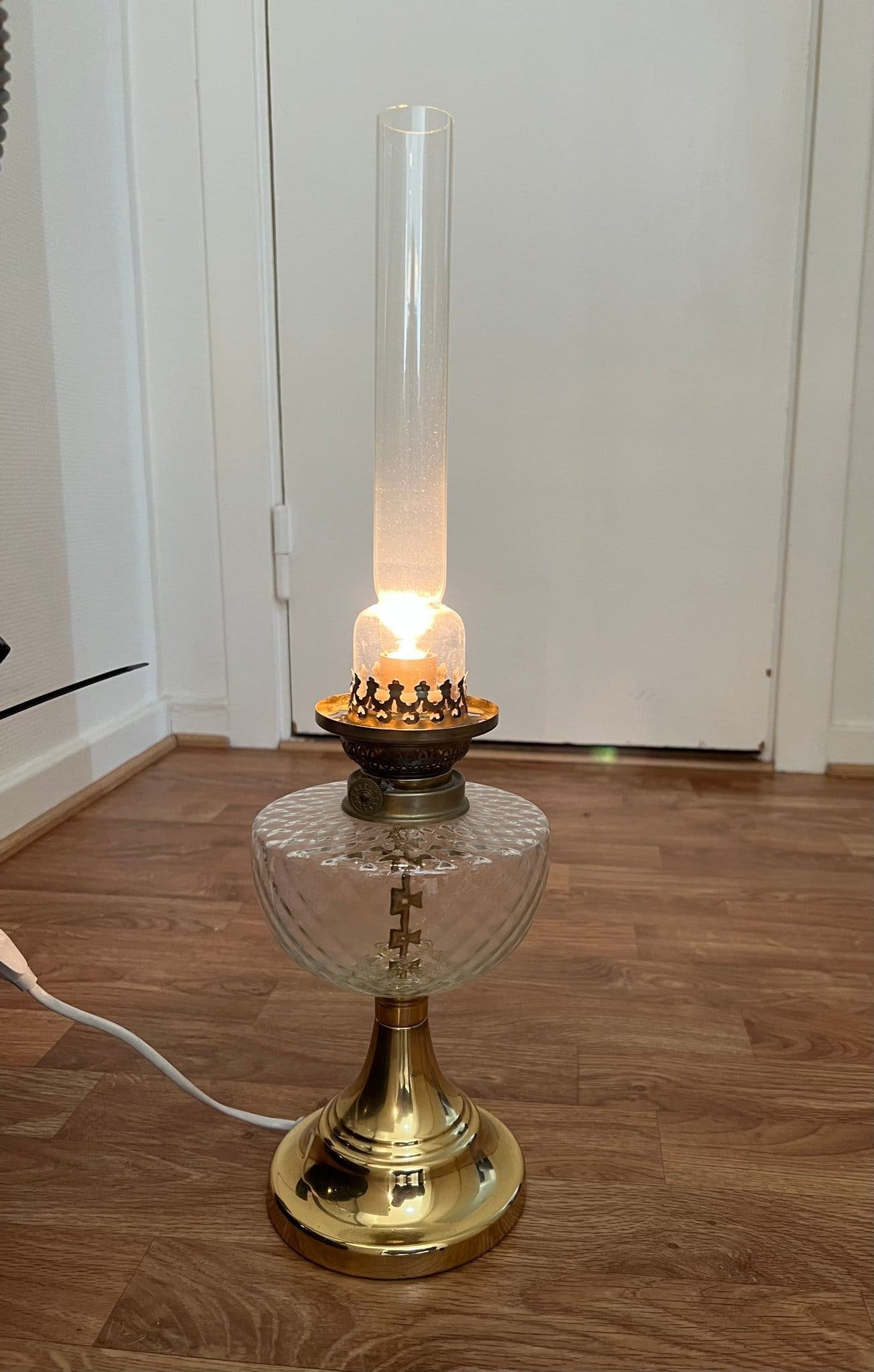Se produkter som liknar Fotogenlampa Elektrisk Texa t.. på Tradera ...