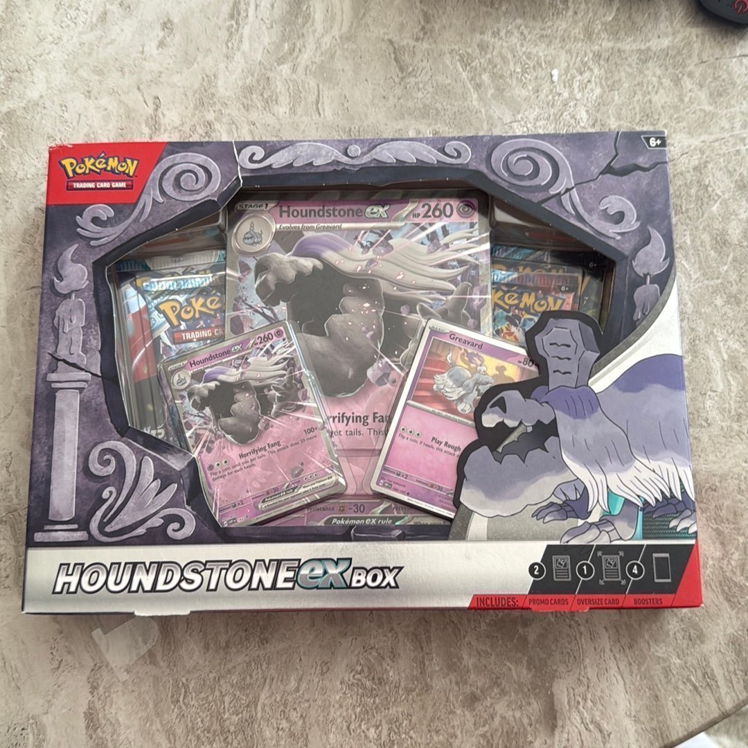 Se produkter som liknar Pokémon Houndstone EX Box på Tradera (690599889)