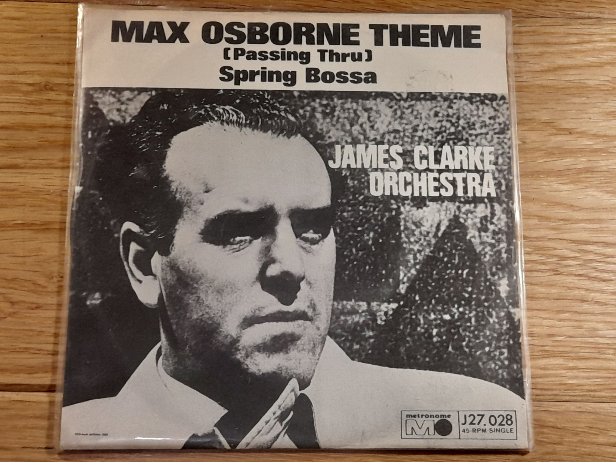 7" - James Clarke Orchestra - Max Osborne Theme | Köp på Tradera ...