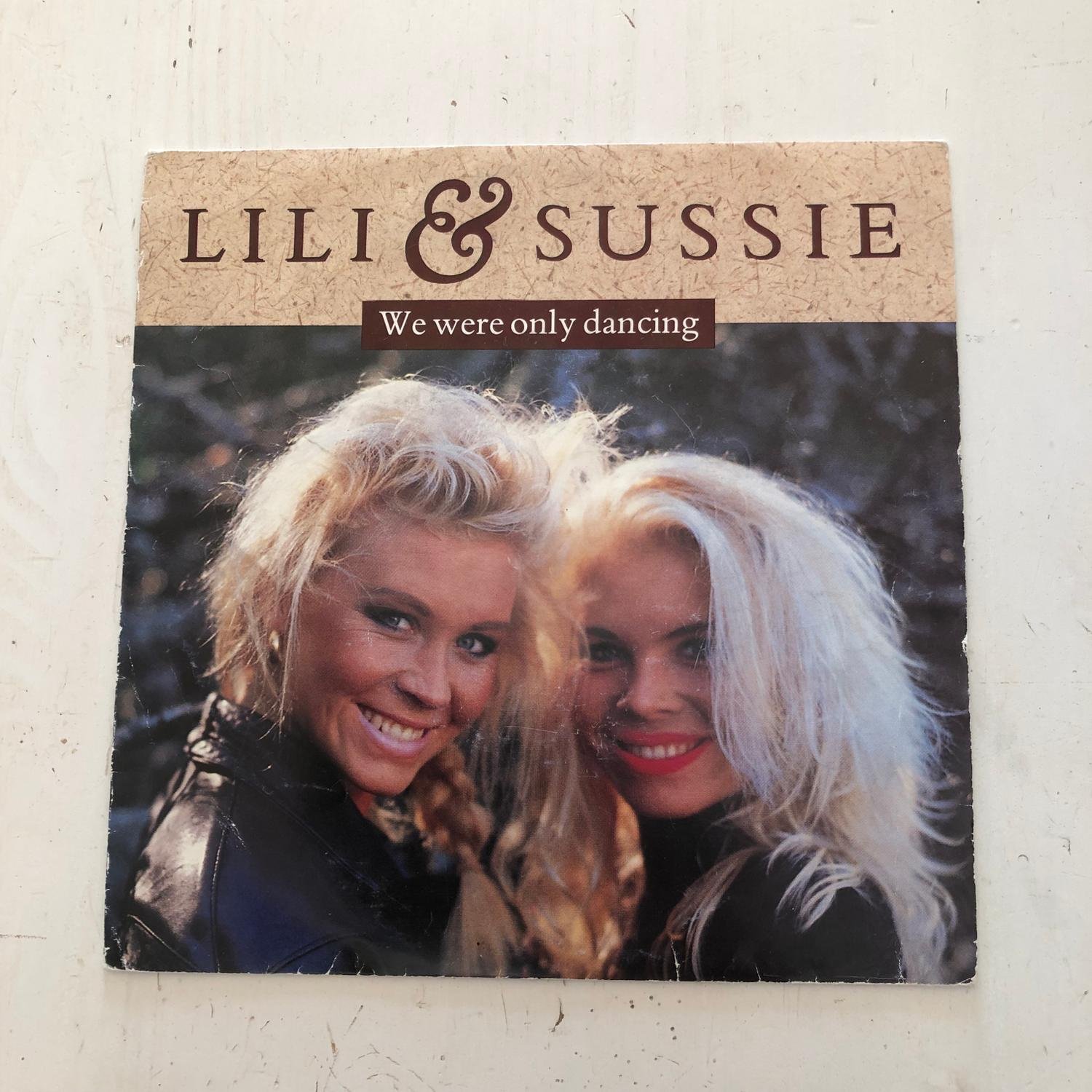 LILI & SUSSIE - WE WERE ONLY DANCING.. (7"SINGEL) | Köp på Tradera ...