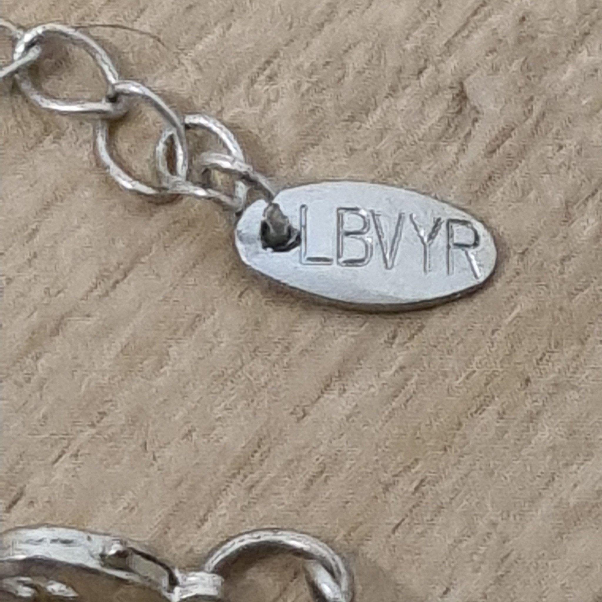 Se produkter som liknar Lbvyr halsband och lbvyr ring på Tradera ...