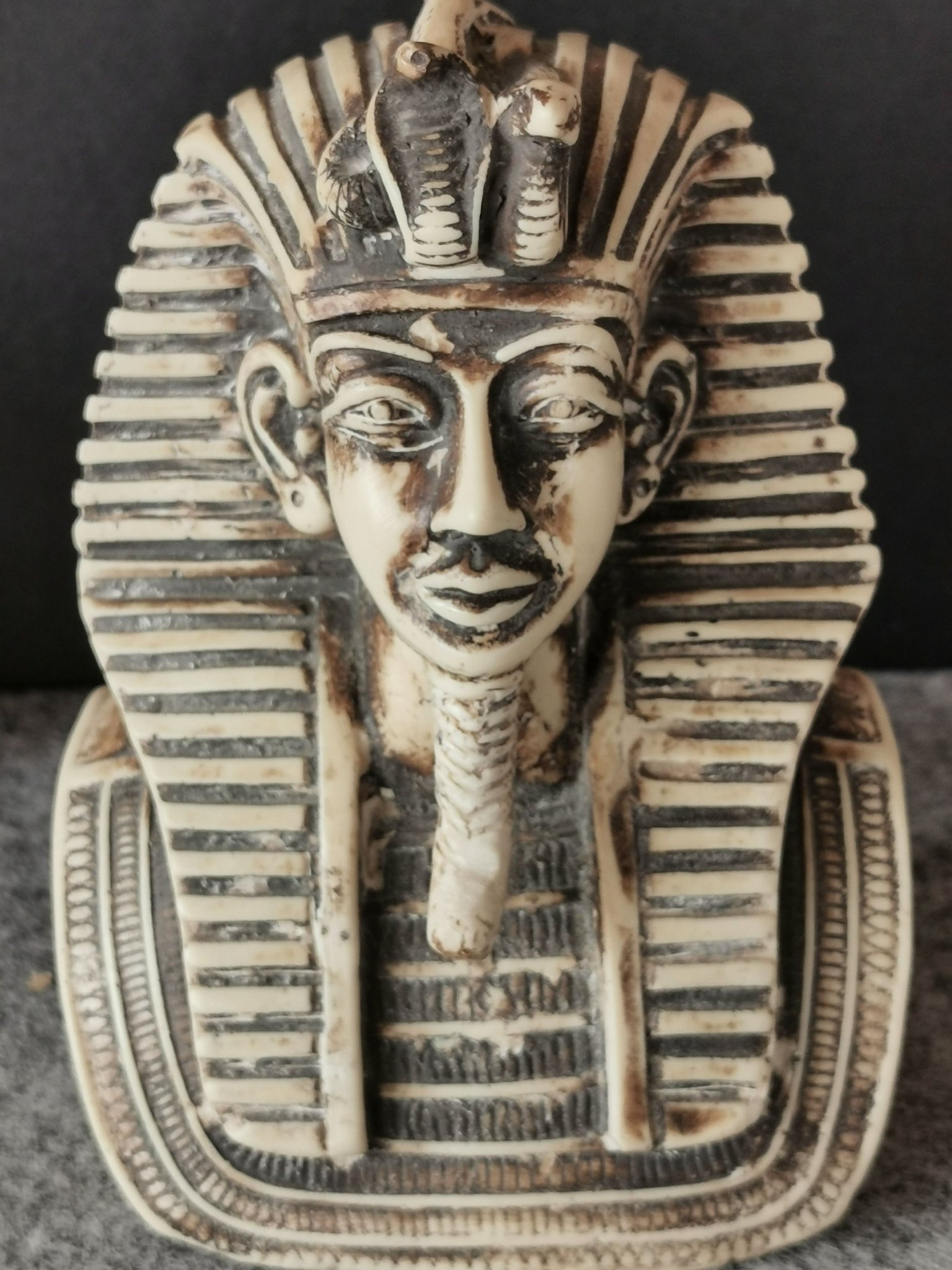 Egyptisk kung Tutankhamon ca 14 cm hög ca 9 cm .. | Köp på Tradera ...