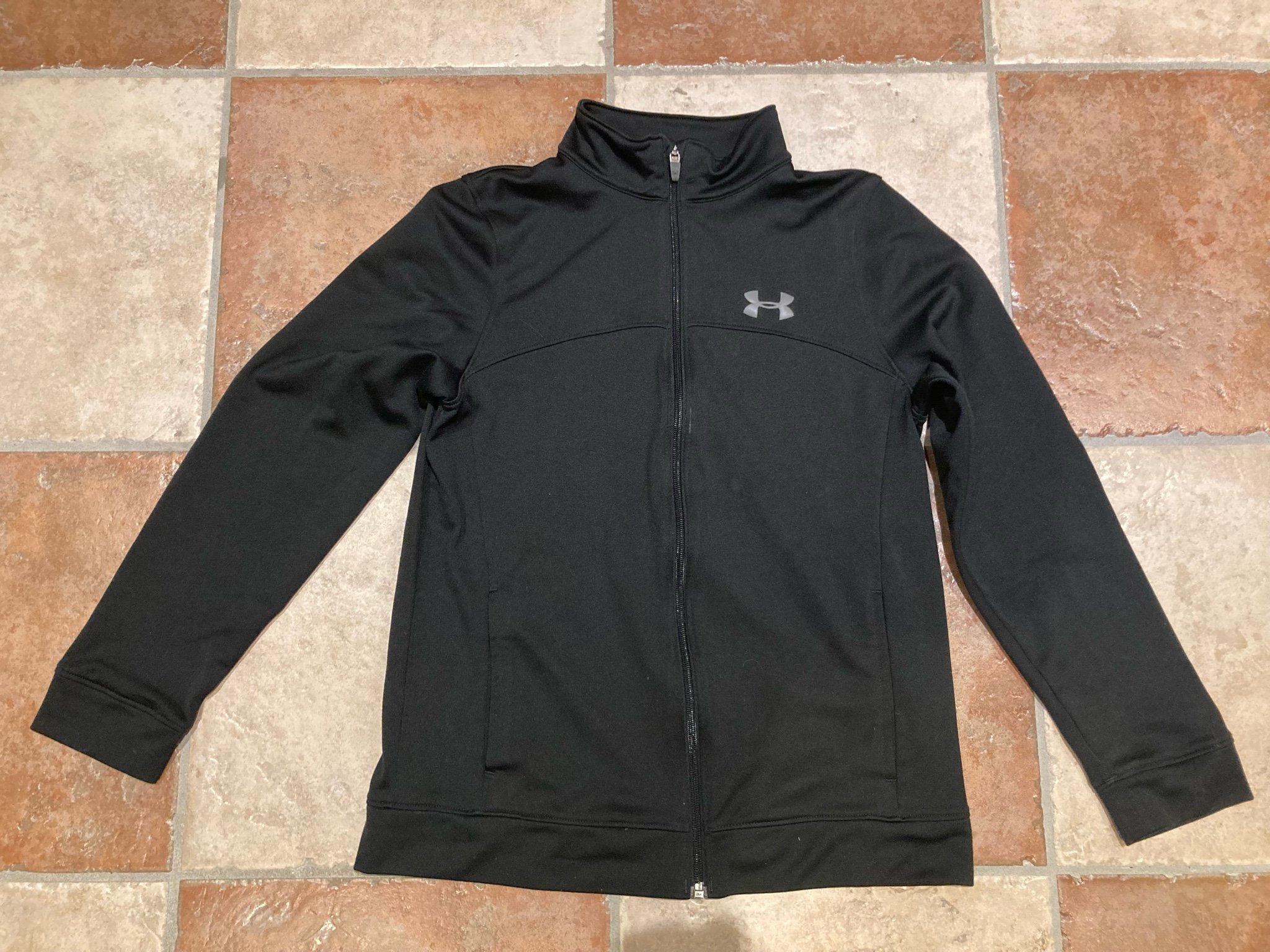 Träningsjacka svart Under Armour strl 140-152 | Köp på Tradera (637971273)