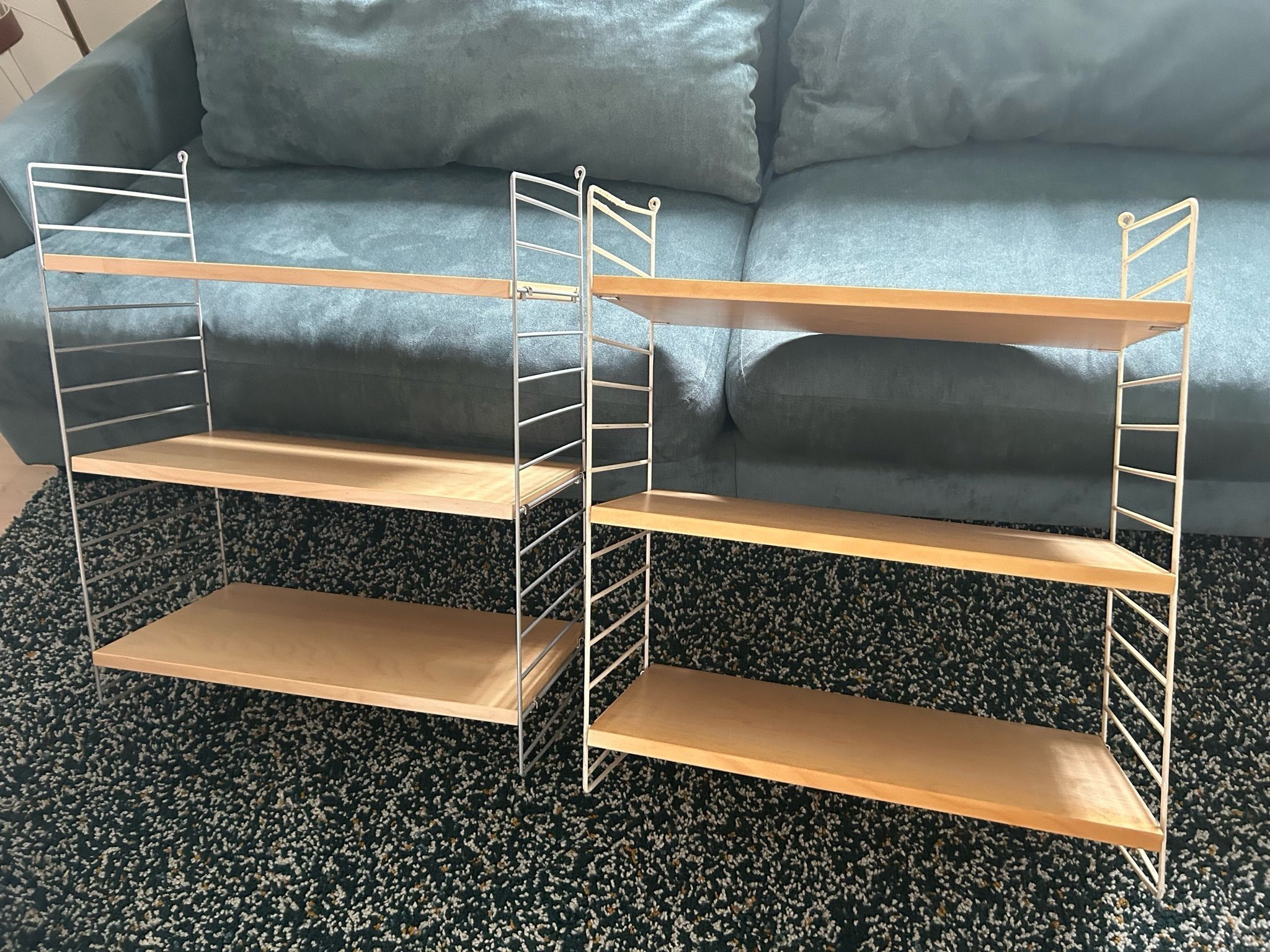 Se produkter som liknar Två Stringhyllor på Tradera (638716700)