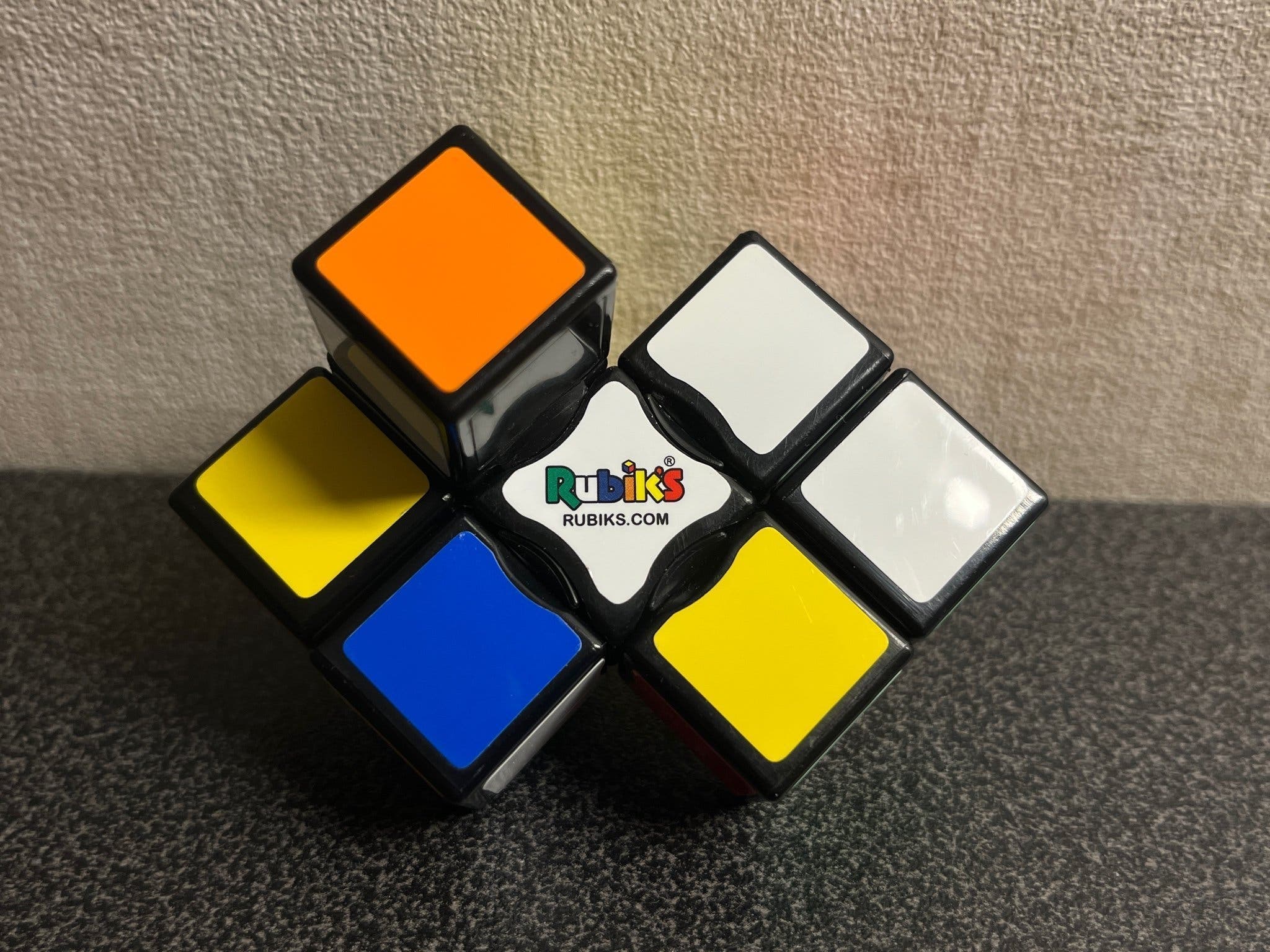 Se produkter som liknar Rubiks Kub 3x1 Floppy cube på Tradera (702887907)