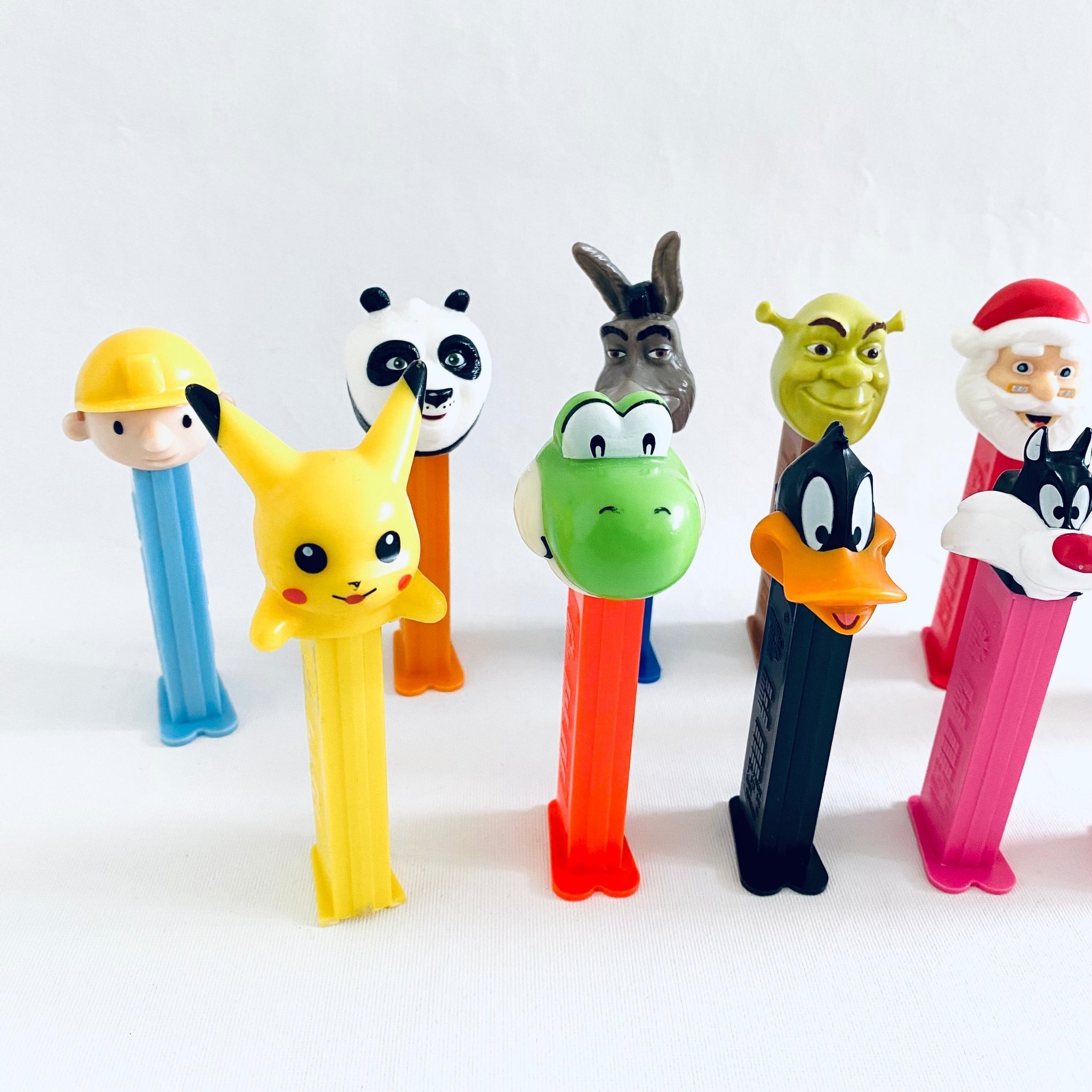 PEZ figurer paket Pokemon Pikachu Yoshi Shrek L.. | Köp på Tradera ...