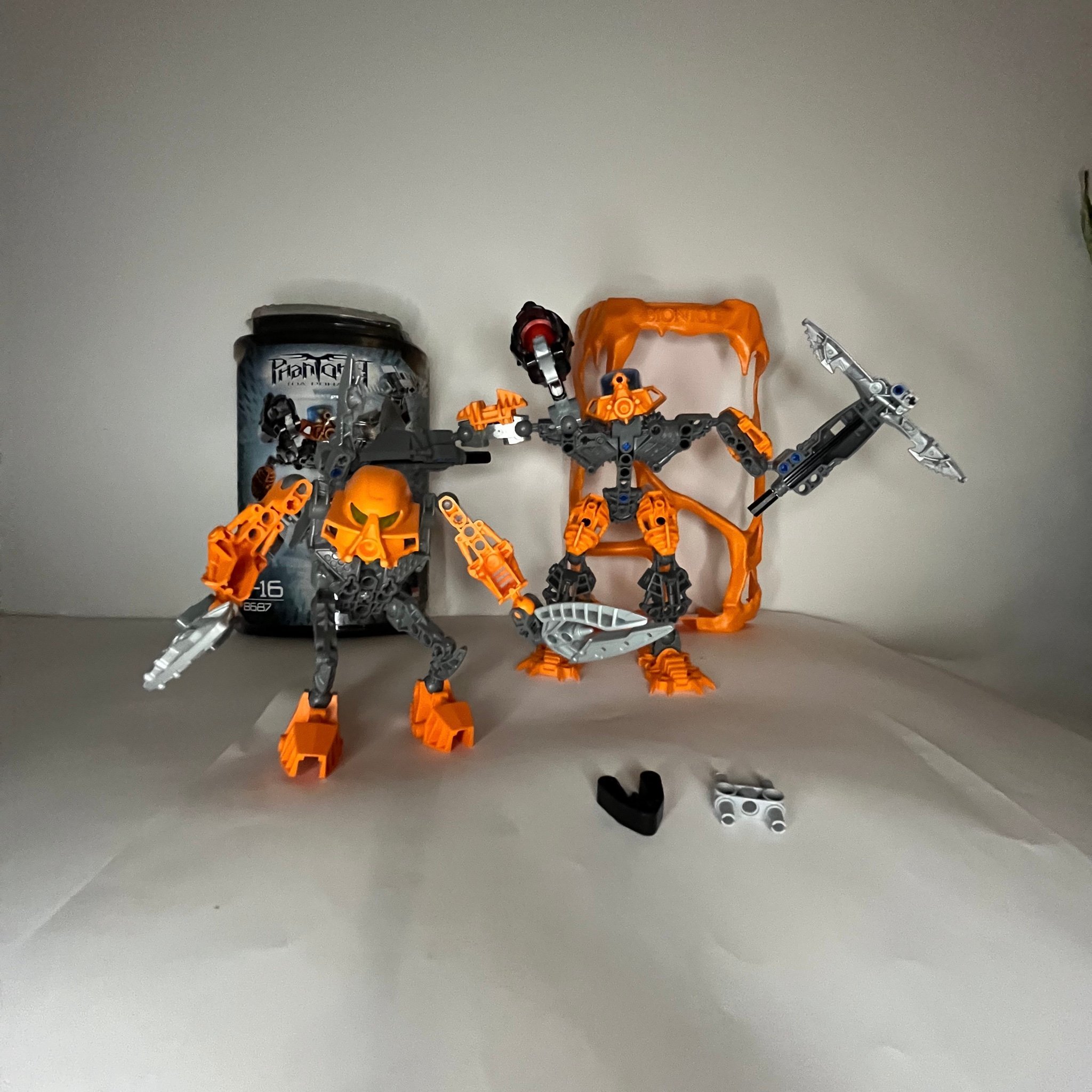 Se produkter som liknar Bionicle Toa Pohatu och Kakam.. på Tradera ...