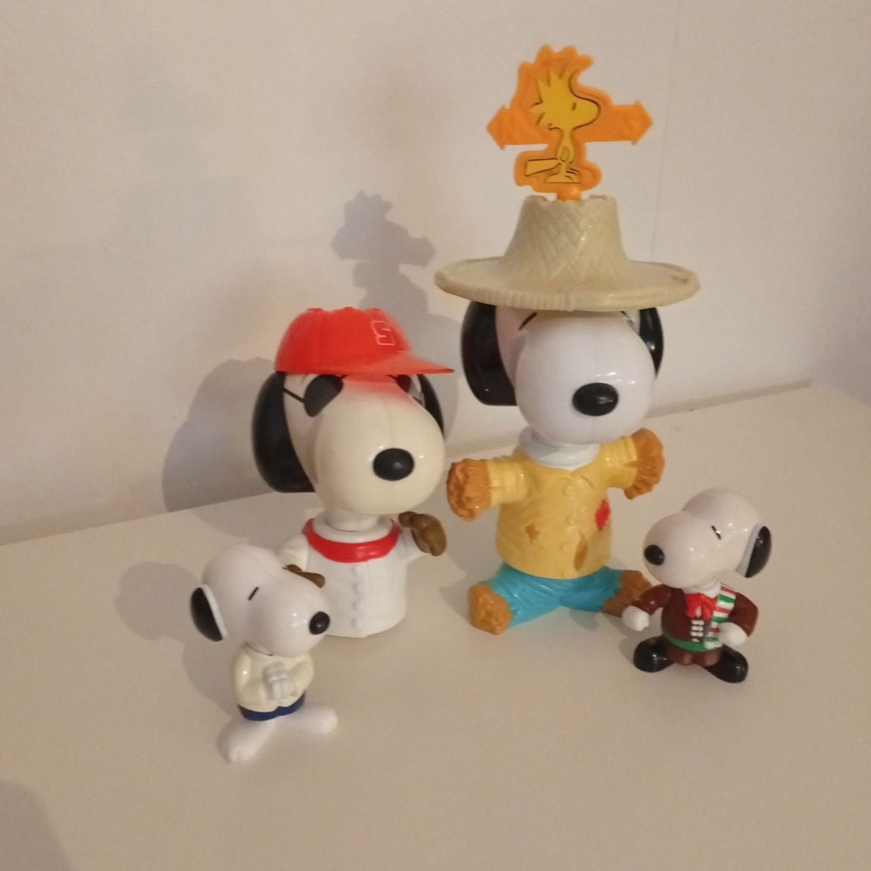 Snoopy/Snobben Figurer - Fyra Stycken | Köp på Tradera (715729718)