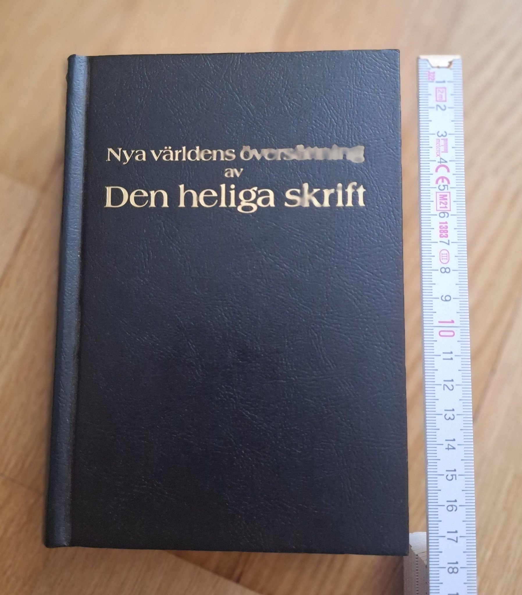Nya världens översättning av Den heliga skrift | Köp på Tradera (685438482)