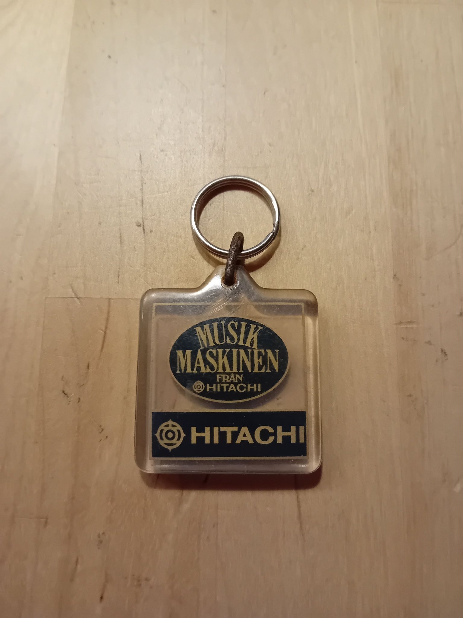 Nyckelring Musik maskinen Hitachi Hemarks radio.. | Köp på Tradera ...