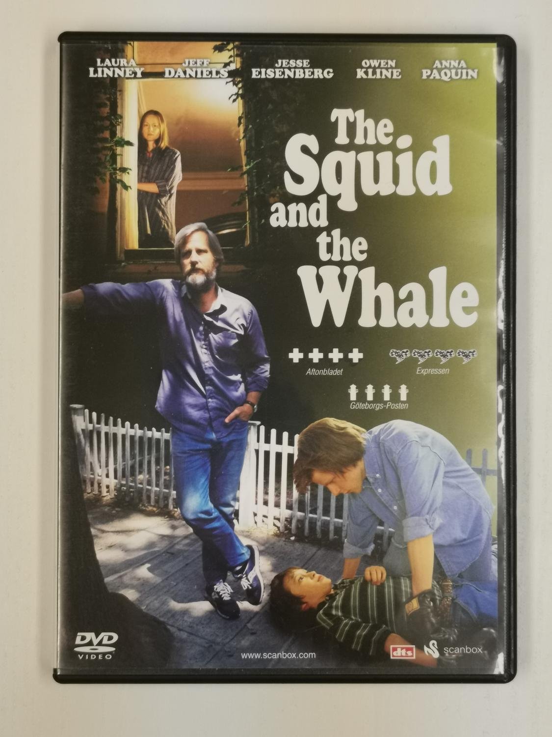 Se produkter som liknar THE SQUID AND THE WHALE - DVD.. på Tradera ...