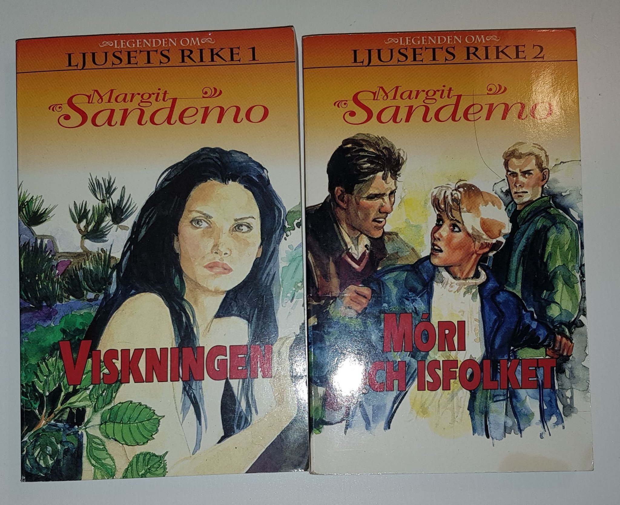 Margit Sandemo: Ljusets Rike del 1 och 2 (405978788) ᐈ Köp på Tradera Margit Sandemo: Ljusets Rike del 1 och 2 (405978788) ᐈ Köp på Tradera