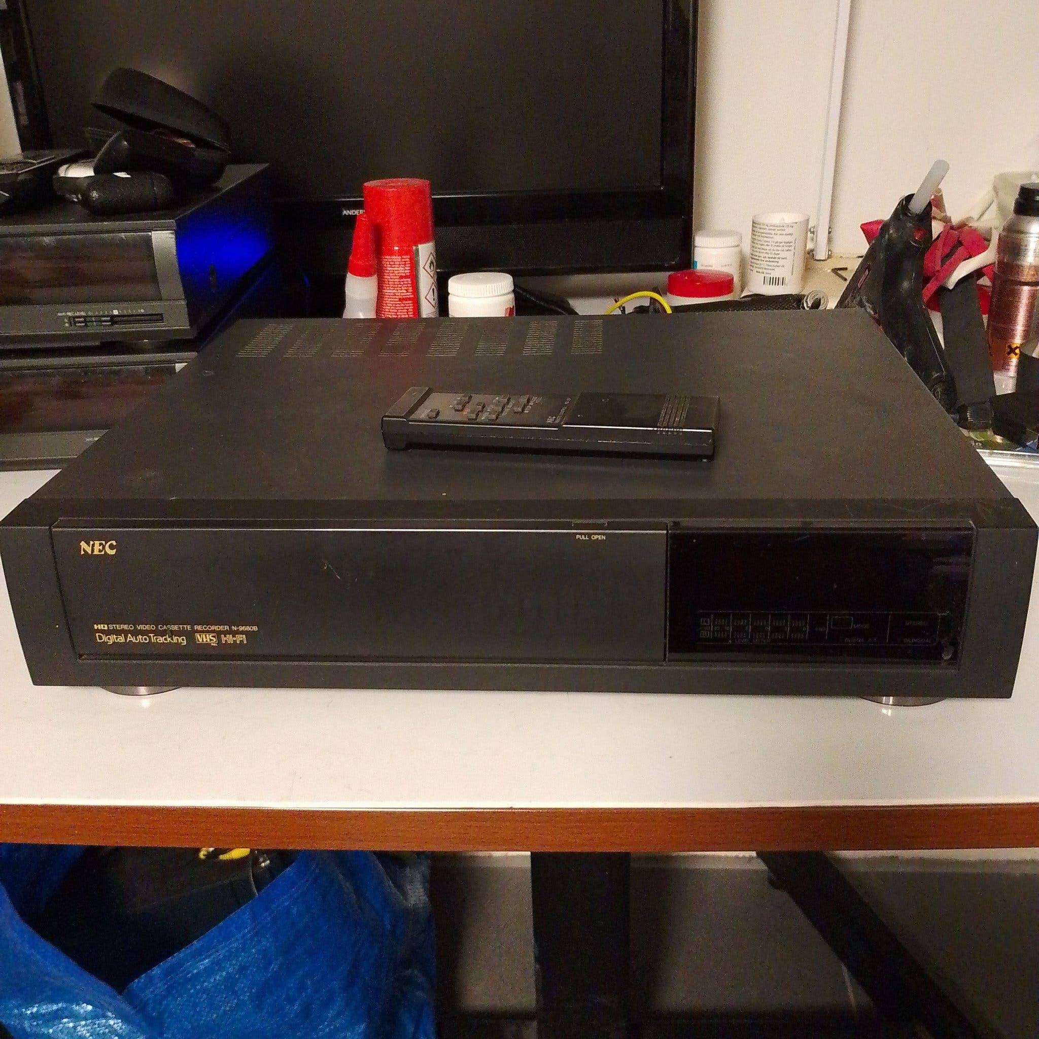 Se produkter som liknar NEC N-9680B VHS Hi-Fi Videoba.. på Tradera ...