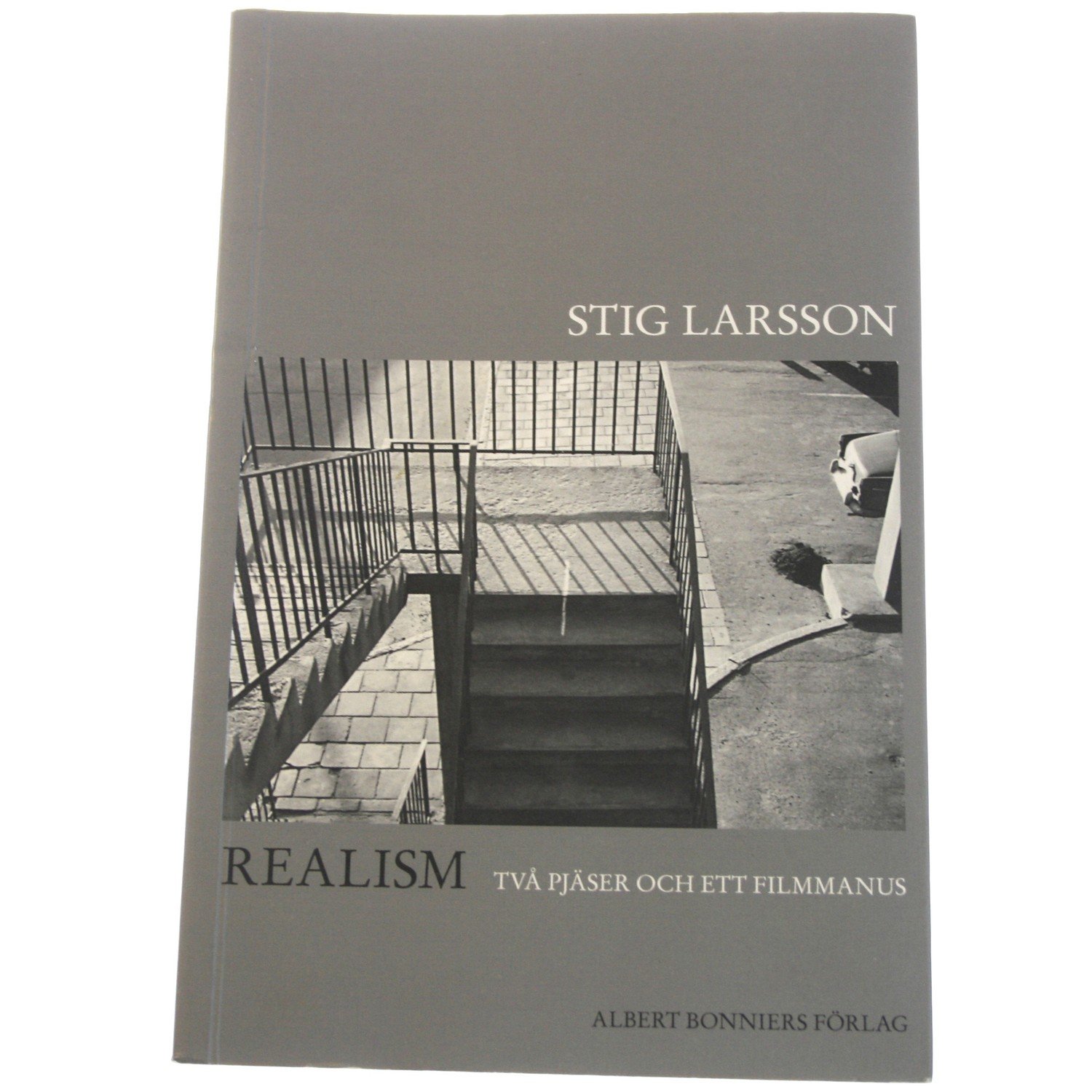 Stig Larsson - Realism : Två pjäser och ett fil.. | Köp på Tradera ...