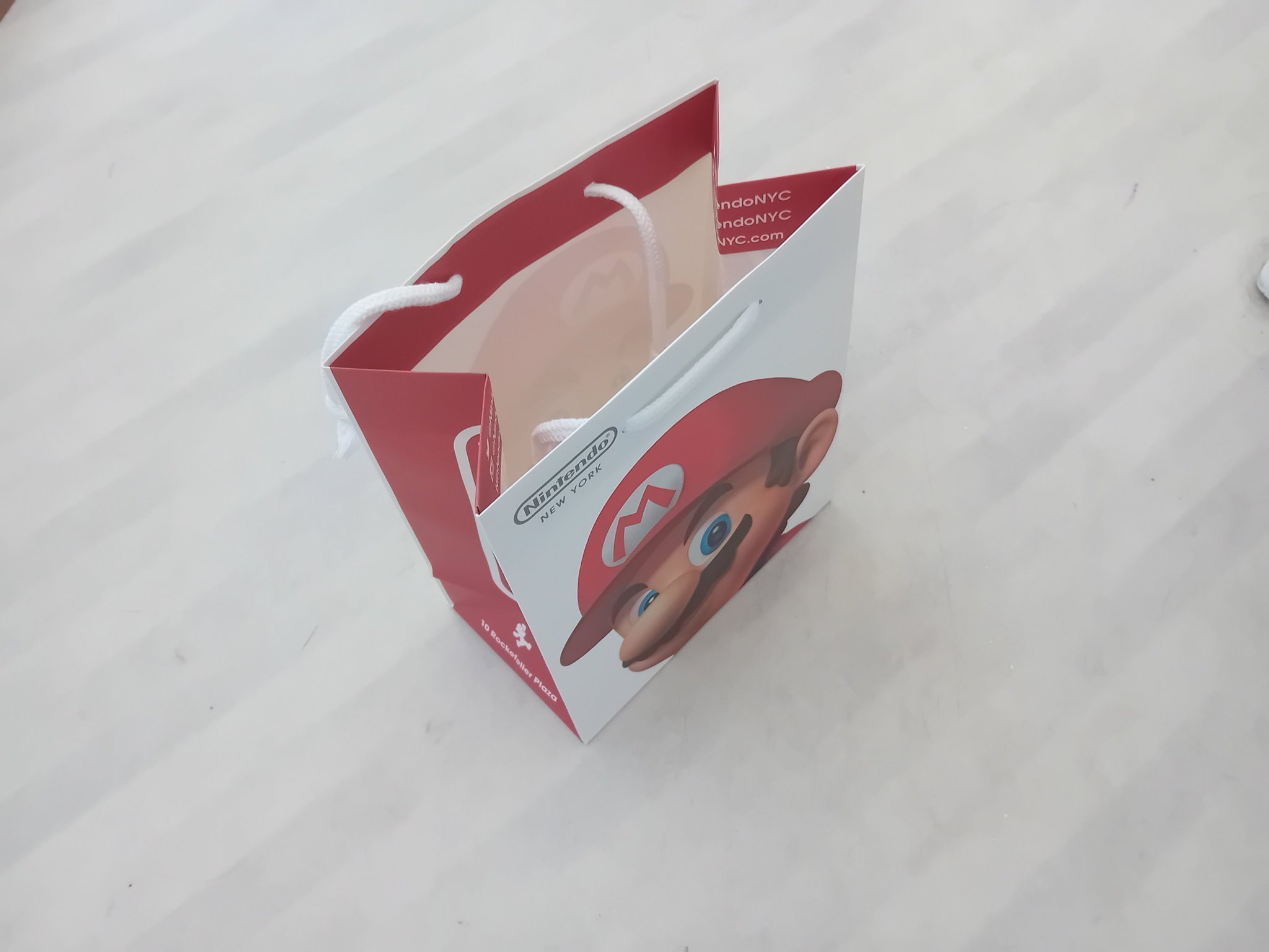 Nintendo Mario Bag New York | Köp från VTS på Tradera (710036301)