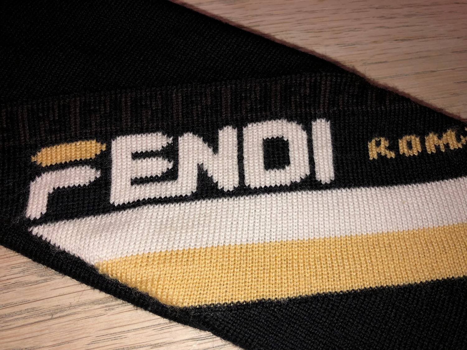 FENDI ROMA HEADBAND FILA PANNBAND 100% ULL | Köp på Tradera (610293028)