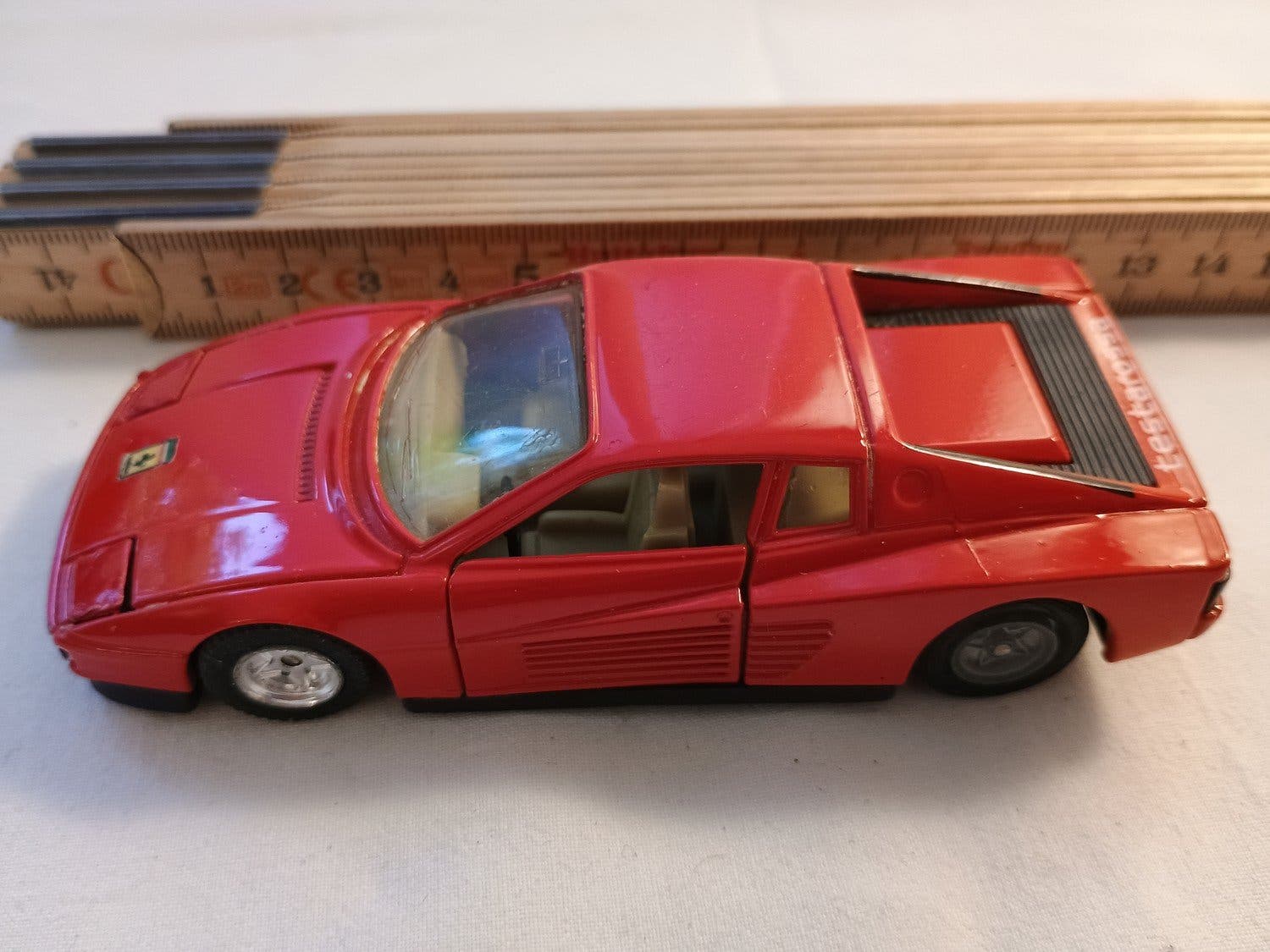 Ferrari Testarossa - Mc Toy - 1/39 | Köp på Tradera (675791020)