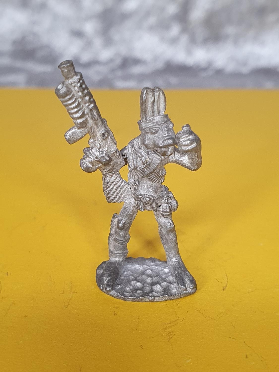 Rambo-rabbit, Tennfigur 25mm tillverkad av Hobb.. | Köp på Tradera ...