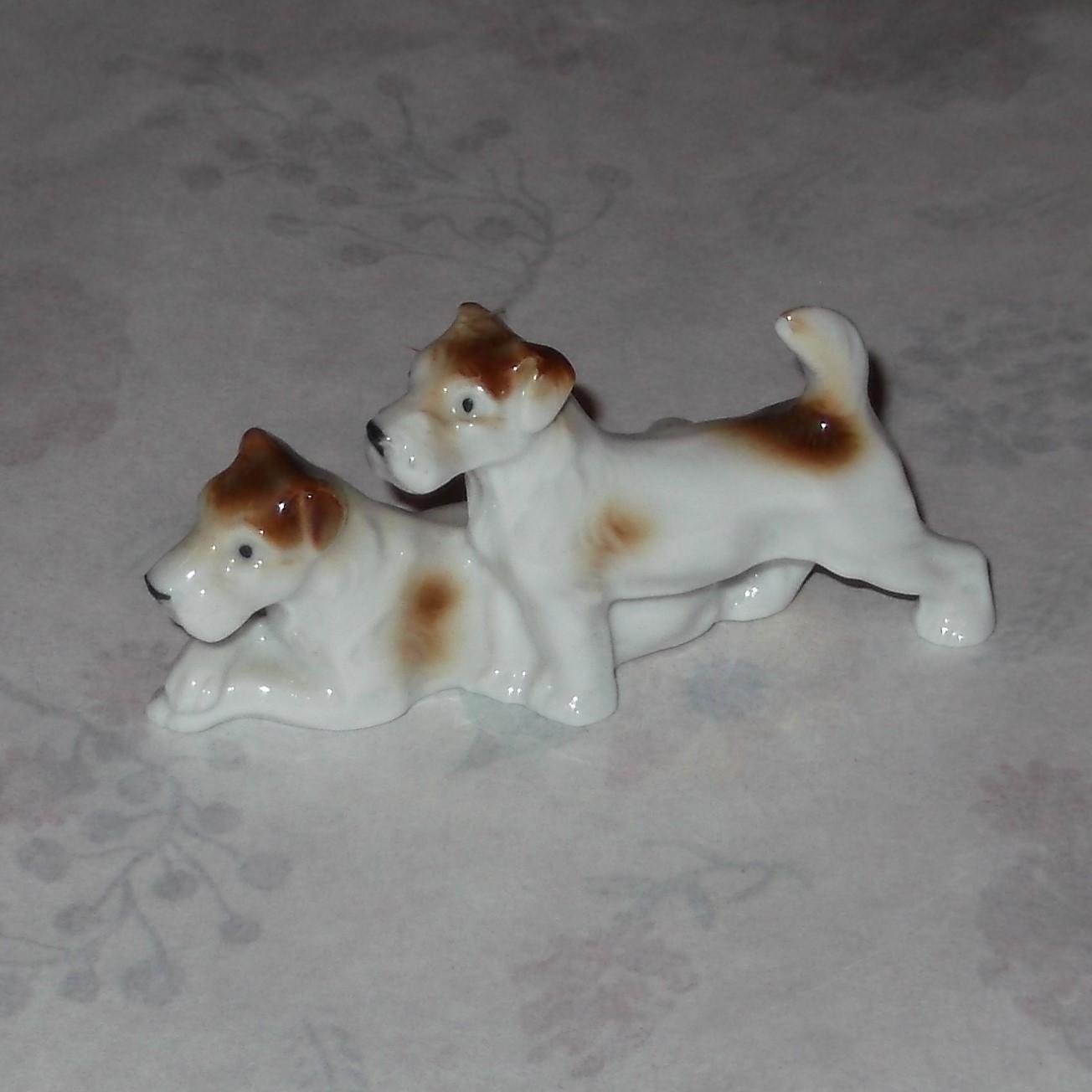 2 Porslinshundar Söta Hundar Porslin Prydnad Gu.. | Köp på Tradera ...