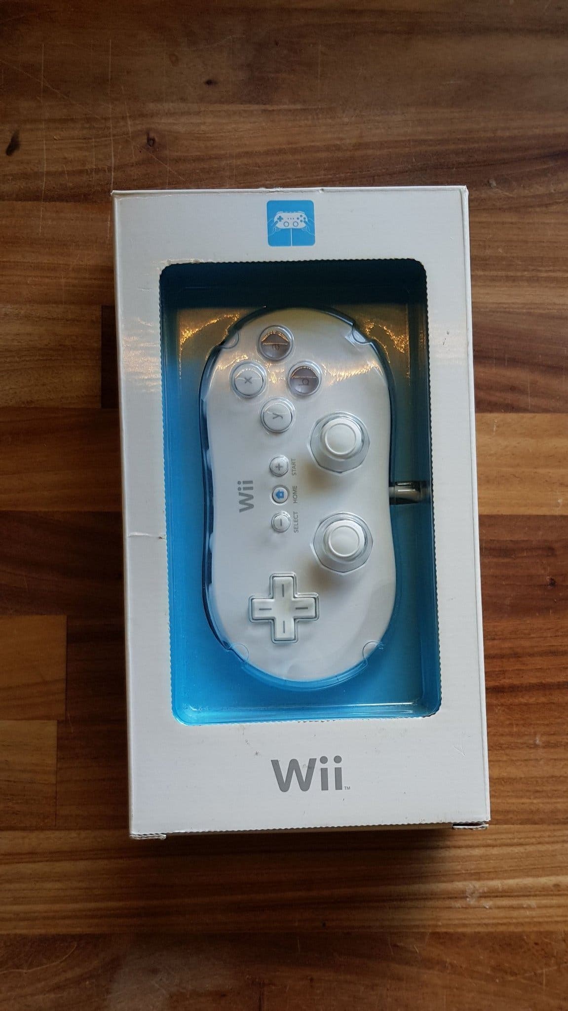 Se produkter som liknar Wii Classic Controller Remote på Tradera ...