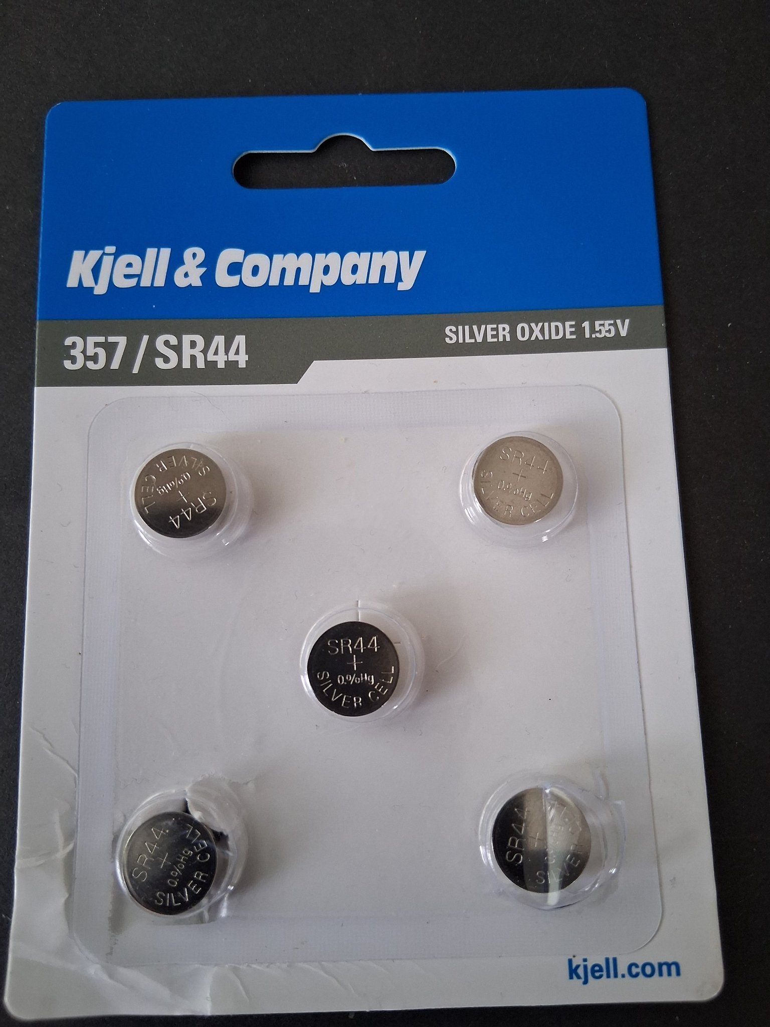 Se produkter som liknar 357/SR44 Silver Oxide 1.55V B.. på Tradera ...
