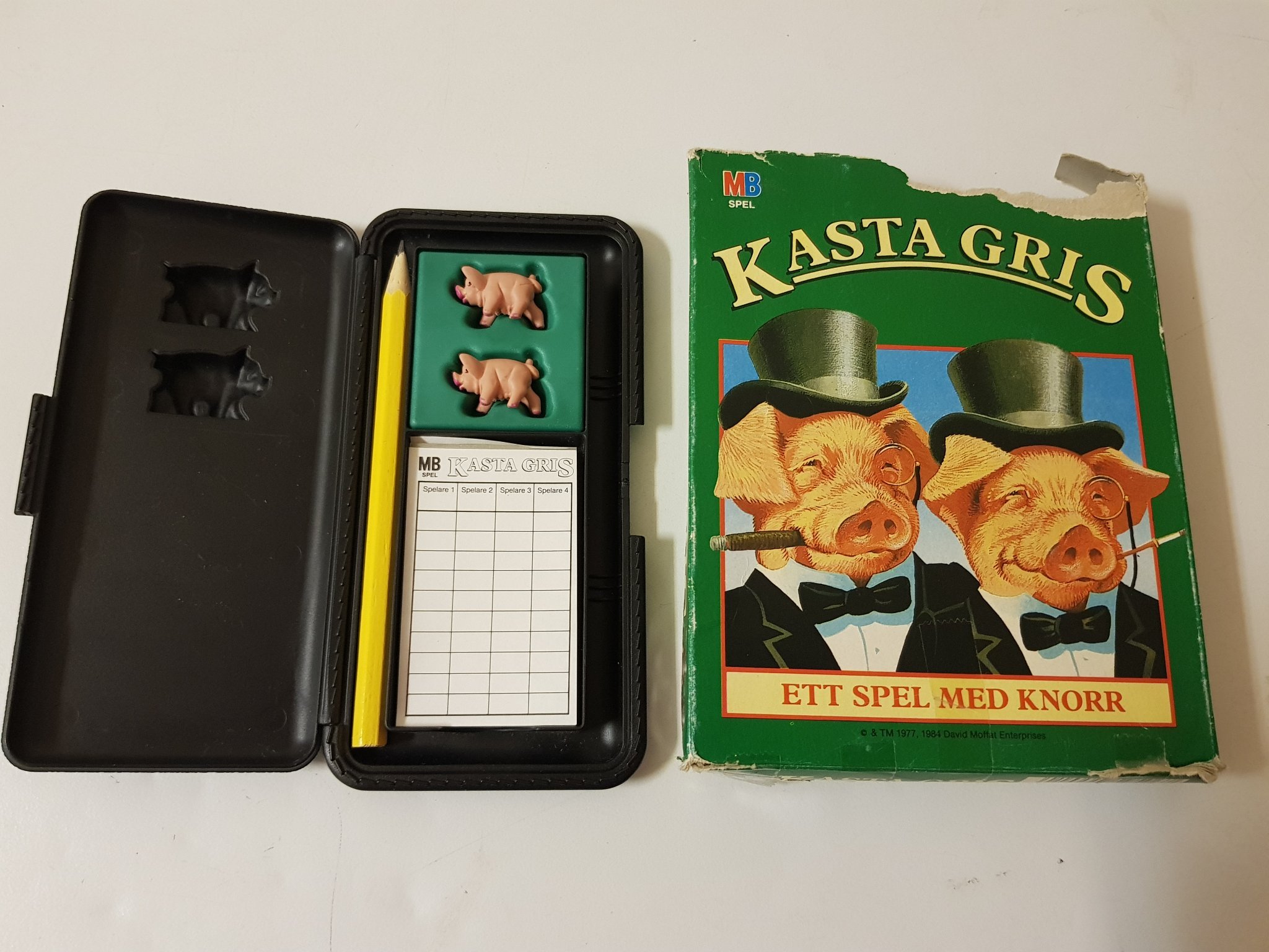 Kasta gris spel gammalt retro vintage nostalgi .. (399094101) ᐈ Köp på ...