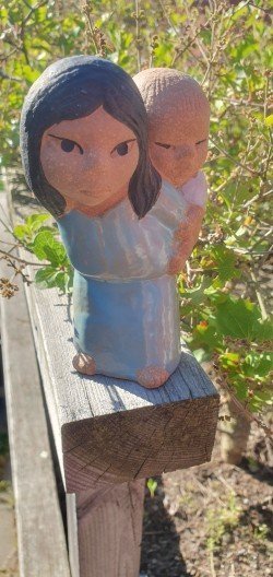 Se produkter som liknar LISA LARSON ÖST ALL VÄRLDENS .. på Tradera ...