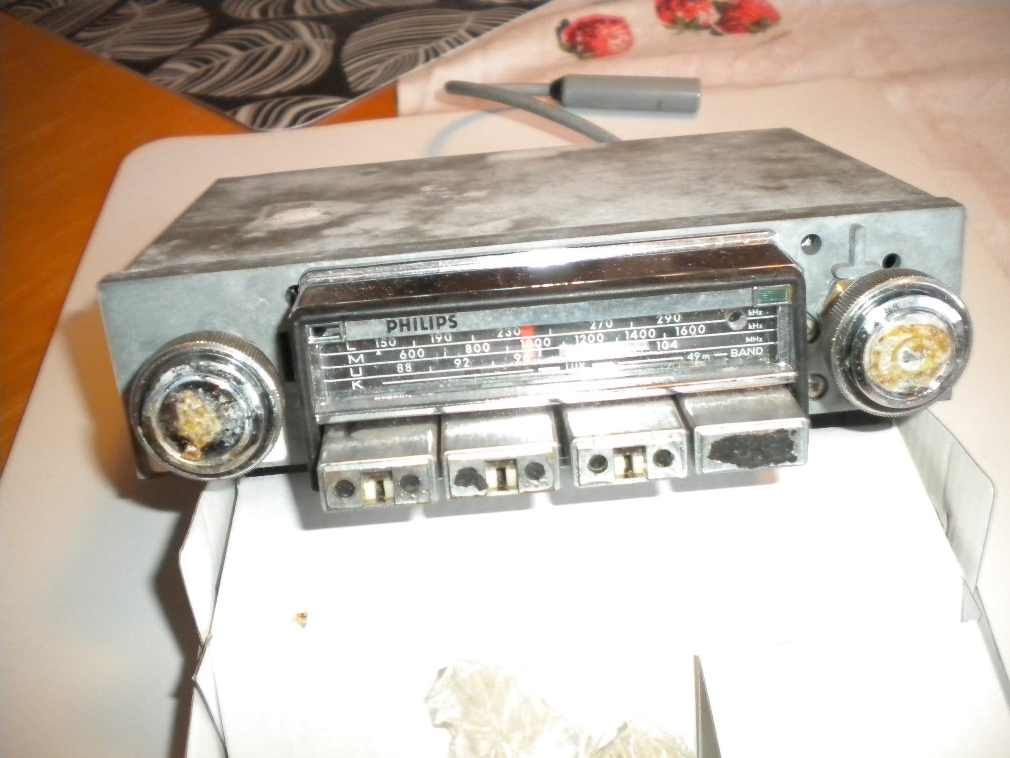 Se produkter som liknar Bilstereo PHILIPS Veteranbil .. på Tradera ...