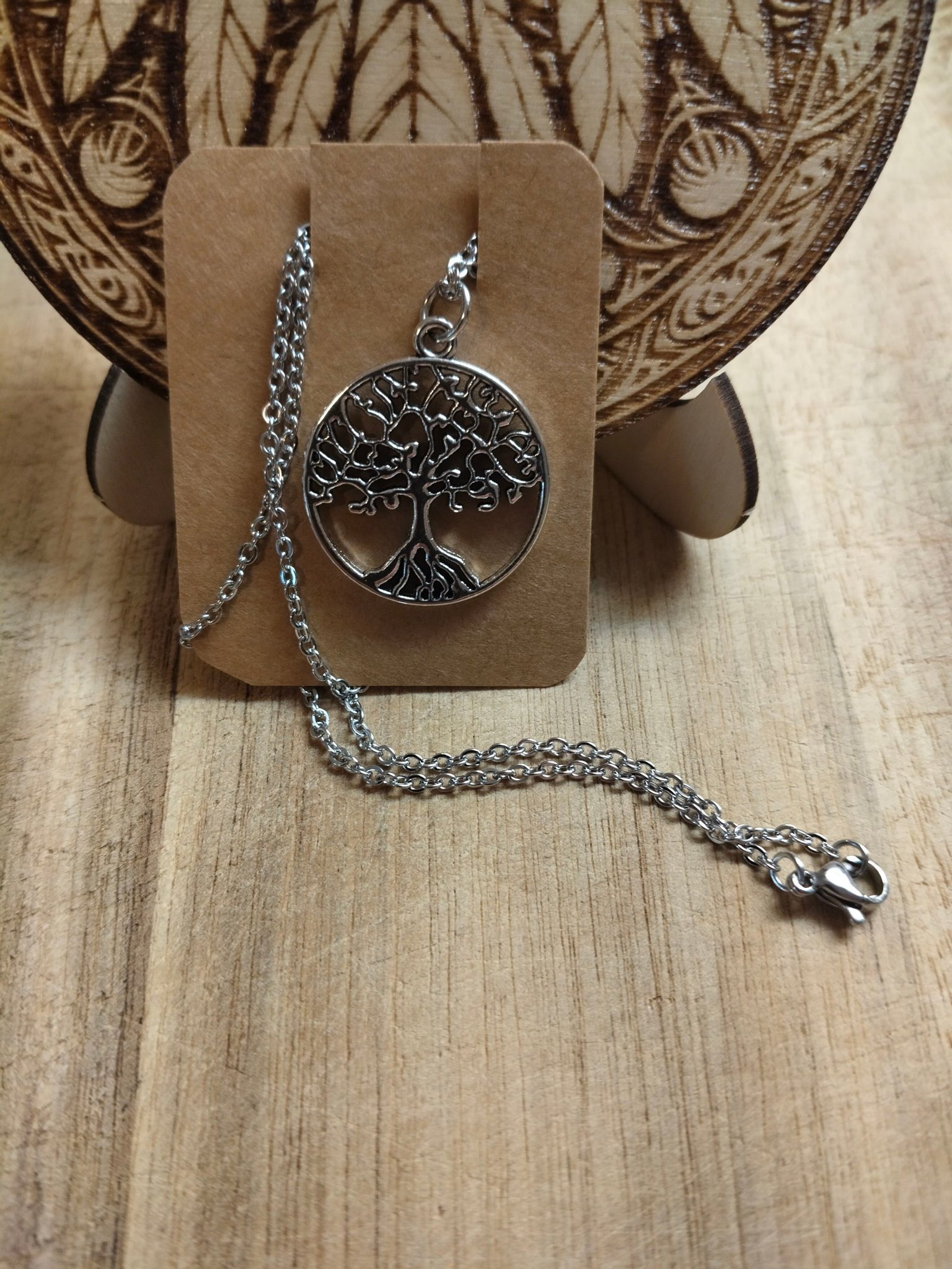 Vackert halsband Livets träd | Köp på Tradera (693451189)