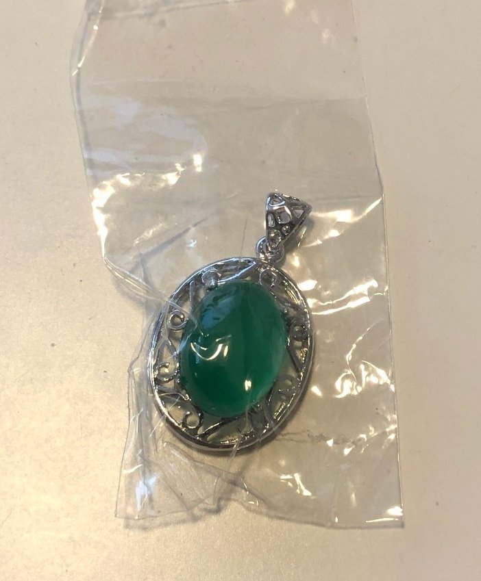 oval jade sten hänge oval | Köp från Nojdis på Tradera (676563484)