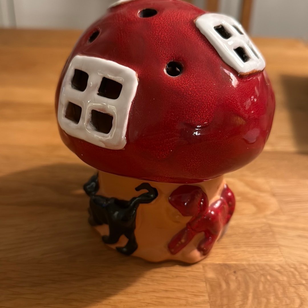 Ljuslykta i form av en svamp Gabriel keramik | Köp på Tradera (711498939)