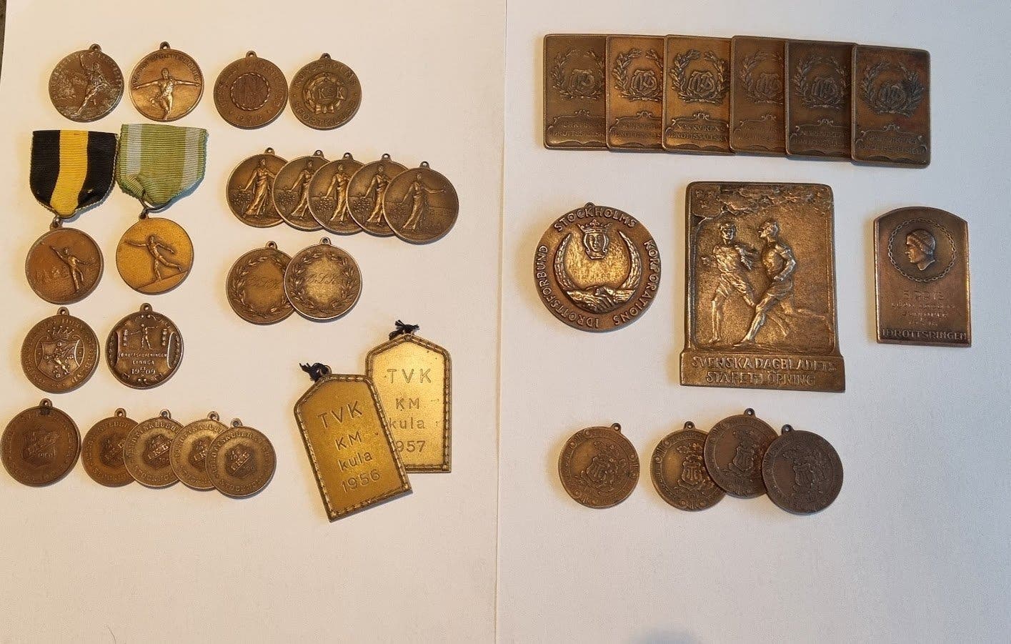 Se produkter som liknar Samling av medaljer och plake.. på Tradera ...