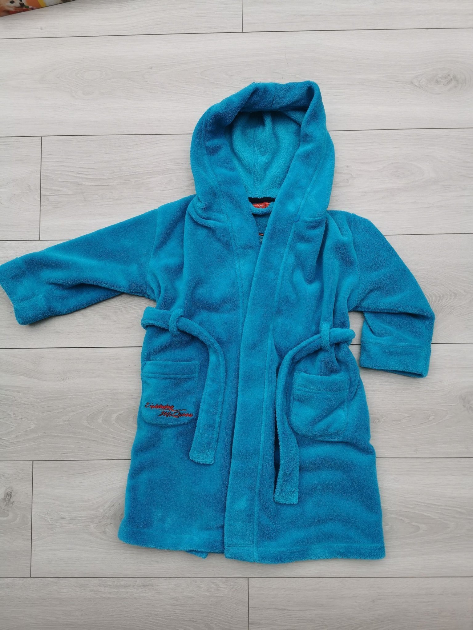 Se produkter som liknar Badrock Morgonrock blixten Mc.. på Tradera ...