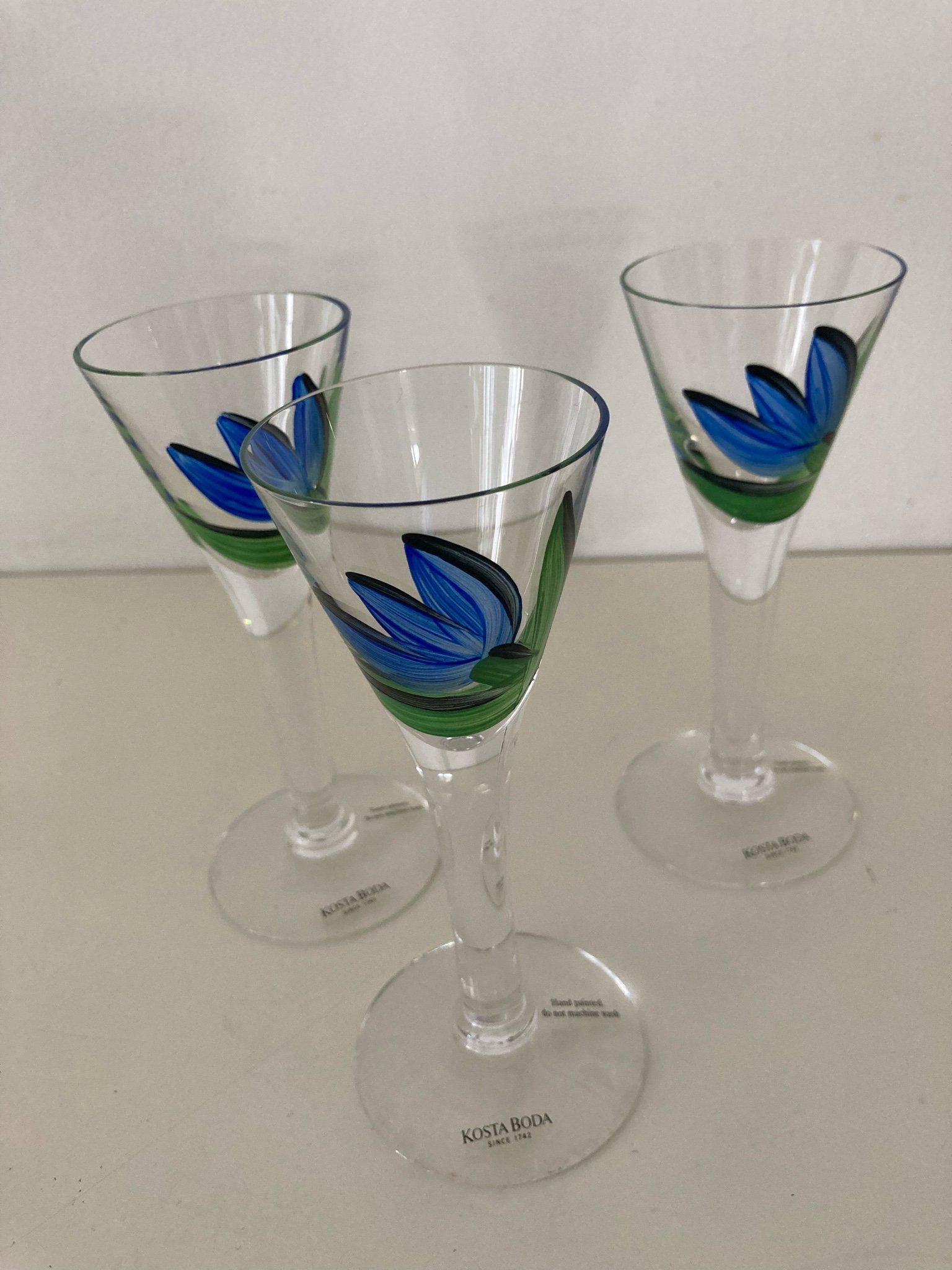 Se produkter som liknar Ulrika Hydman Vallien snapsglas på Tradera ...