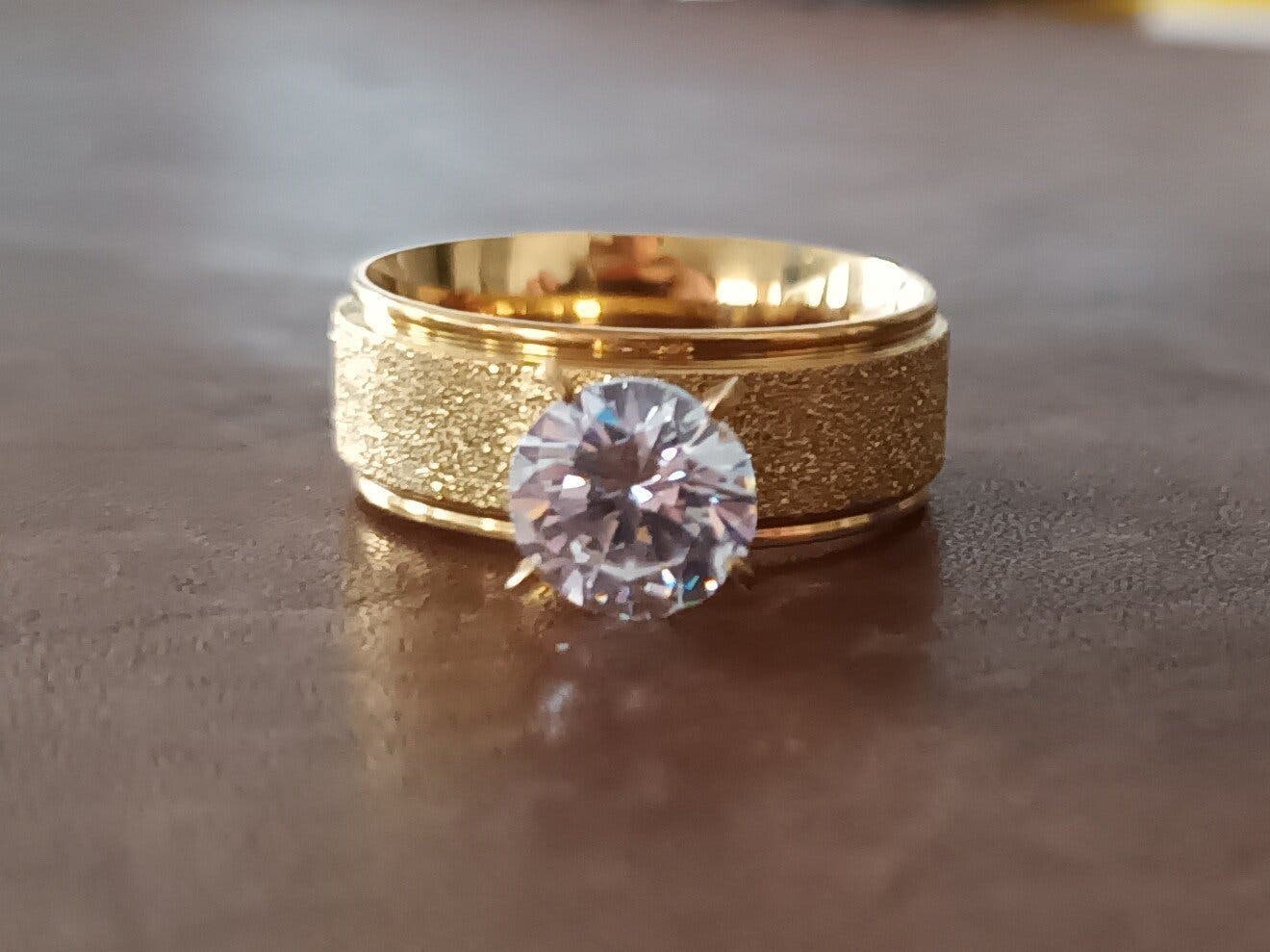 Mycket vacker ring med klar sten. 19,0 mm. Titta. | Köp på Tradera ...