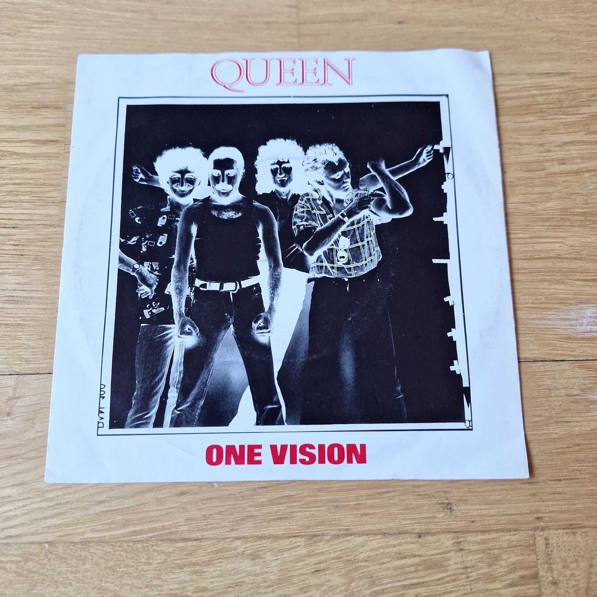 Queen - One Vision 7" singel | Köp på Tradera (661377638)